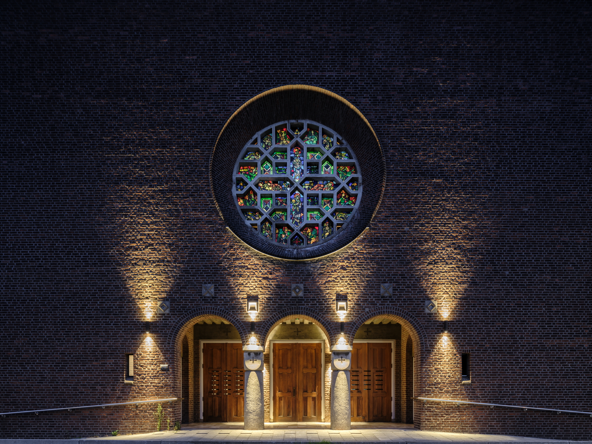 Gallery of Church to Apartments Transformation / HOYT Architecten - 18