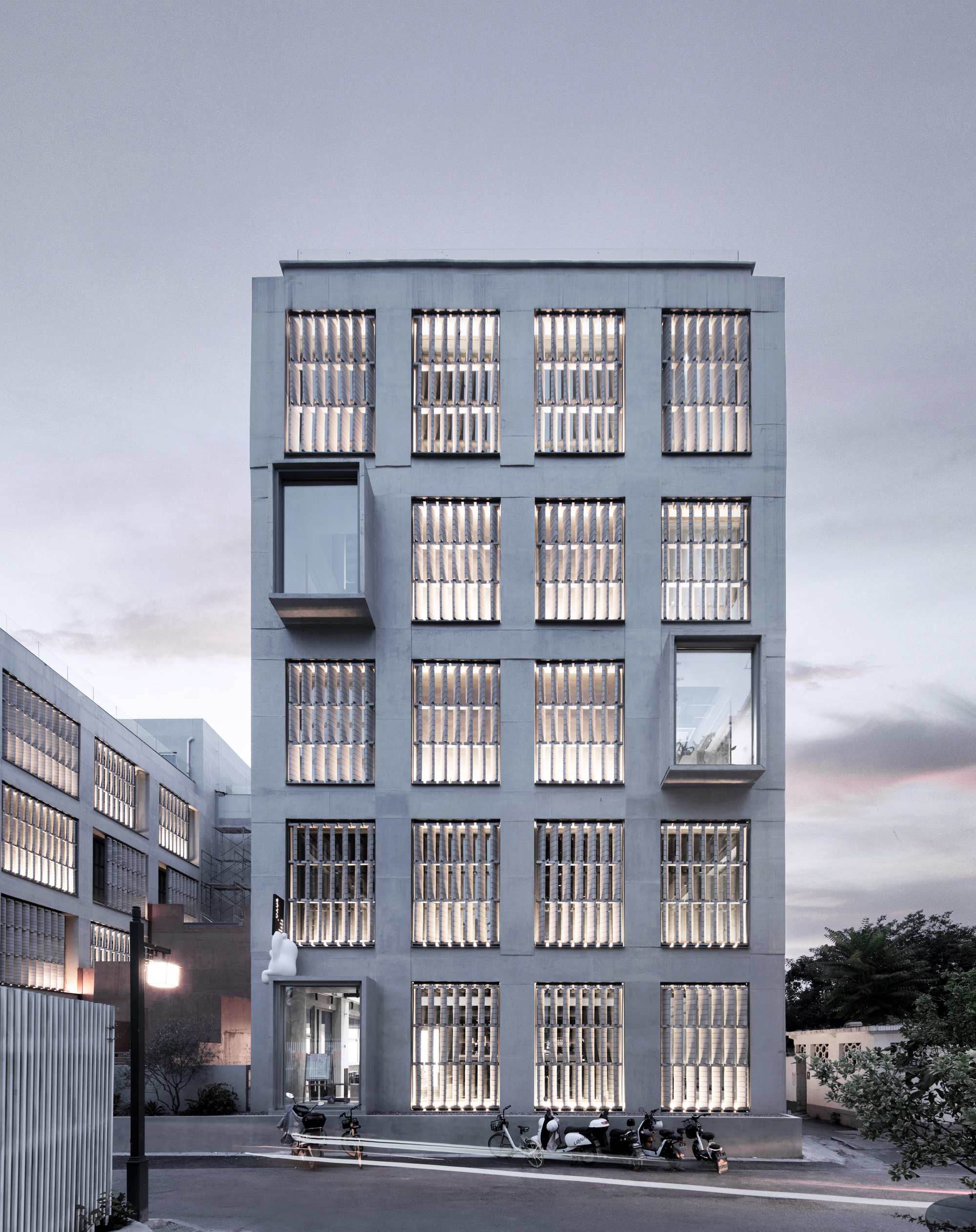 Gallery of Renovation of Nanjing Daily Plot in Xi Nan Li / AZL ...