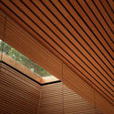 Rammed Earth Yoga Studio / Invisible Studio | ArchDaily