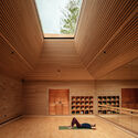 Rammed Earth Yoga Studio / Invisible Studio | ArchDaily