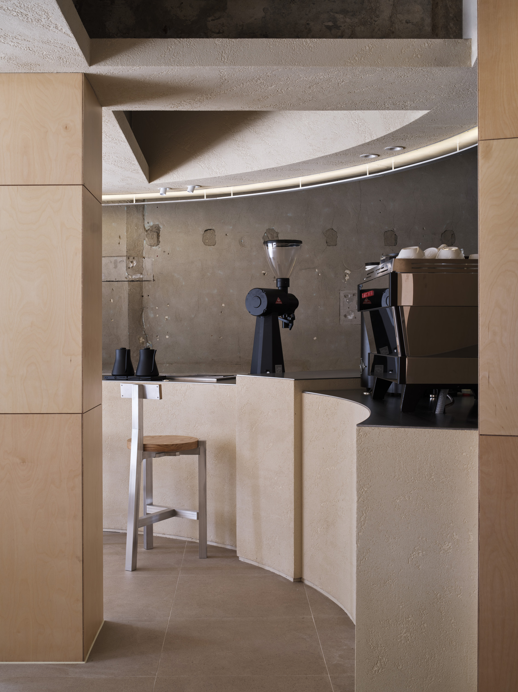 Gallery of or whatever Café / design by 83 - 9