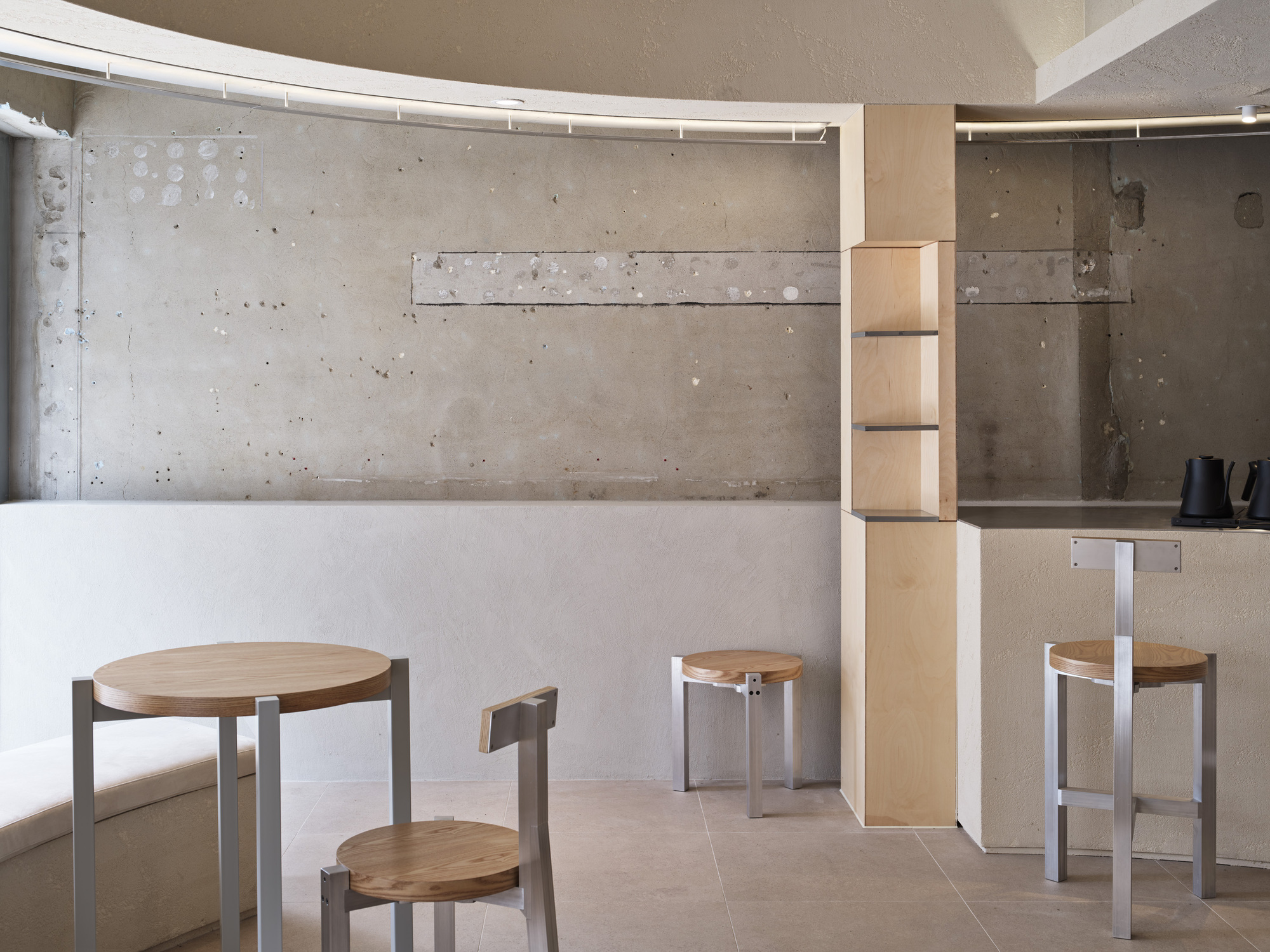 Gallery of or whatever Café / design by 83 - 14