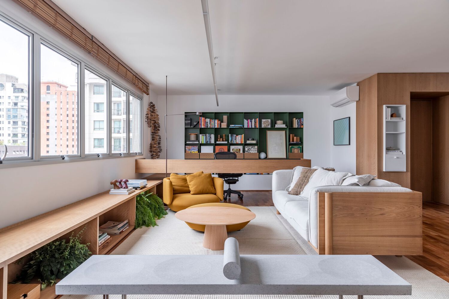 Gallery of Living Rooms: 10 Layouts in Brazilian Apartments - 10