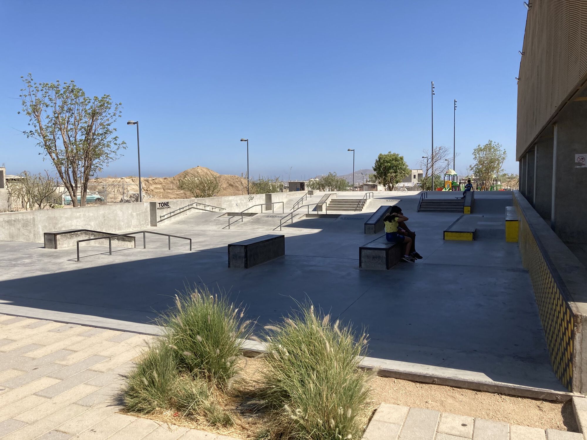 Galería de Jardín de Sombras: espacio público como infraestructura para ciudades en el desierto ...