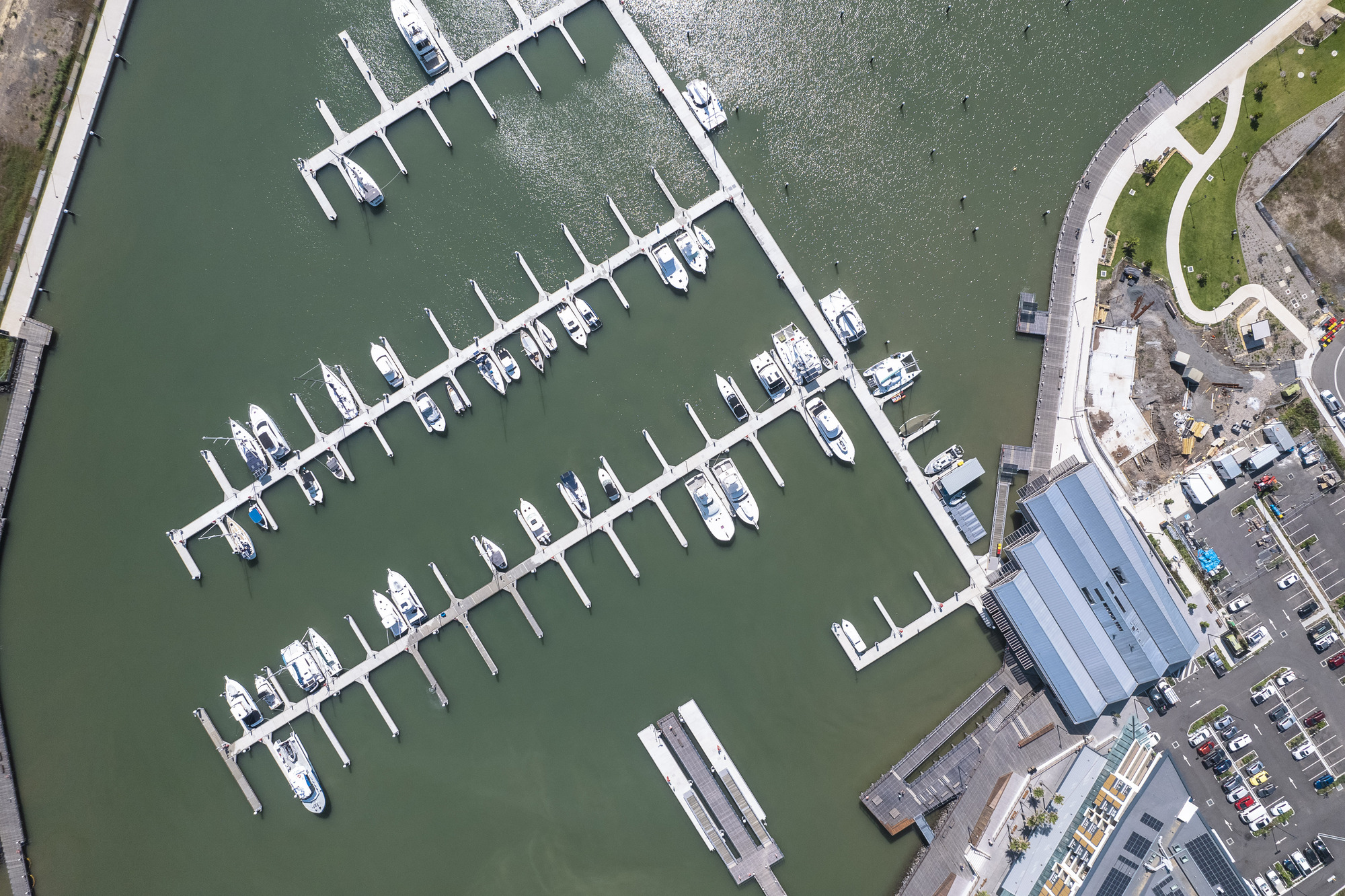 Gallery of Waterfront Tavern / H&E Architects - 26