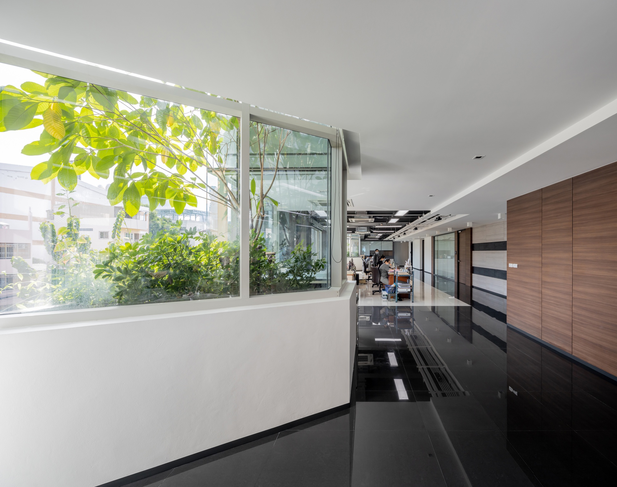 Gallery of Suanphlu Office / IDIN Architects - 12