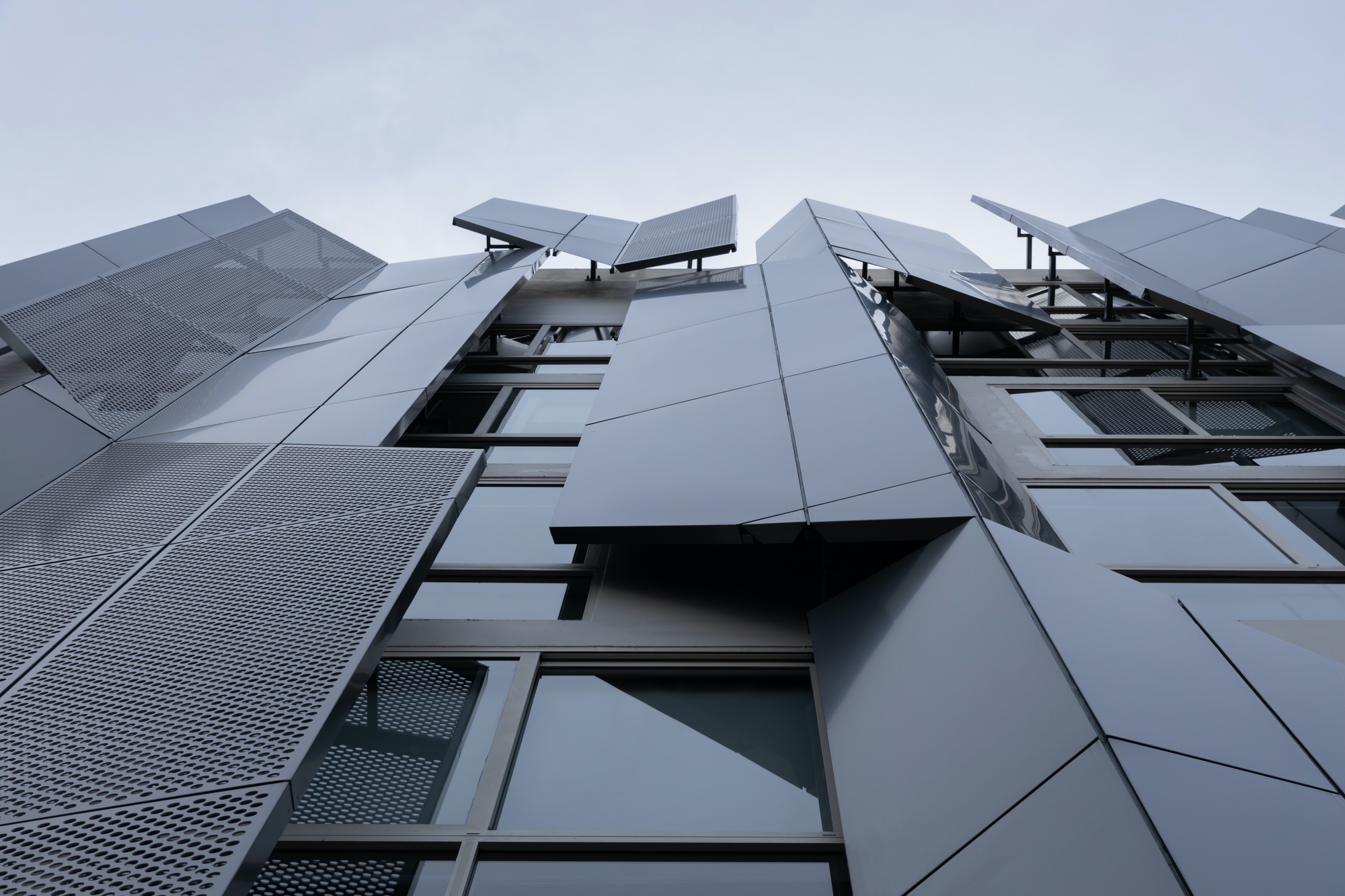 Gallery of Suanphlu Office / IDIN Architects - 17