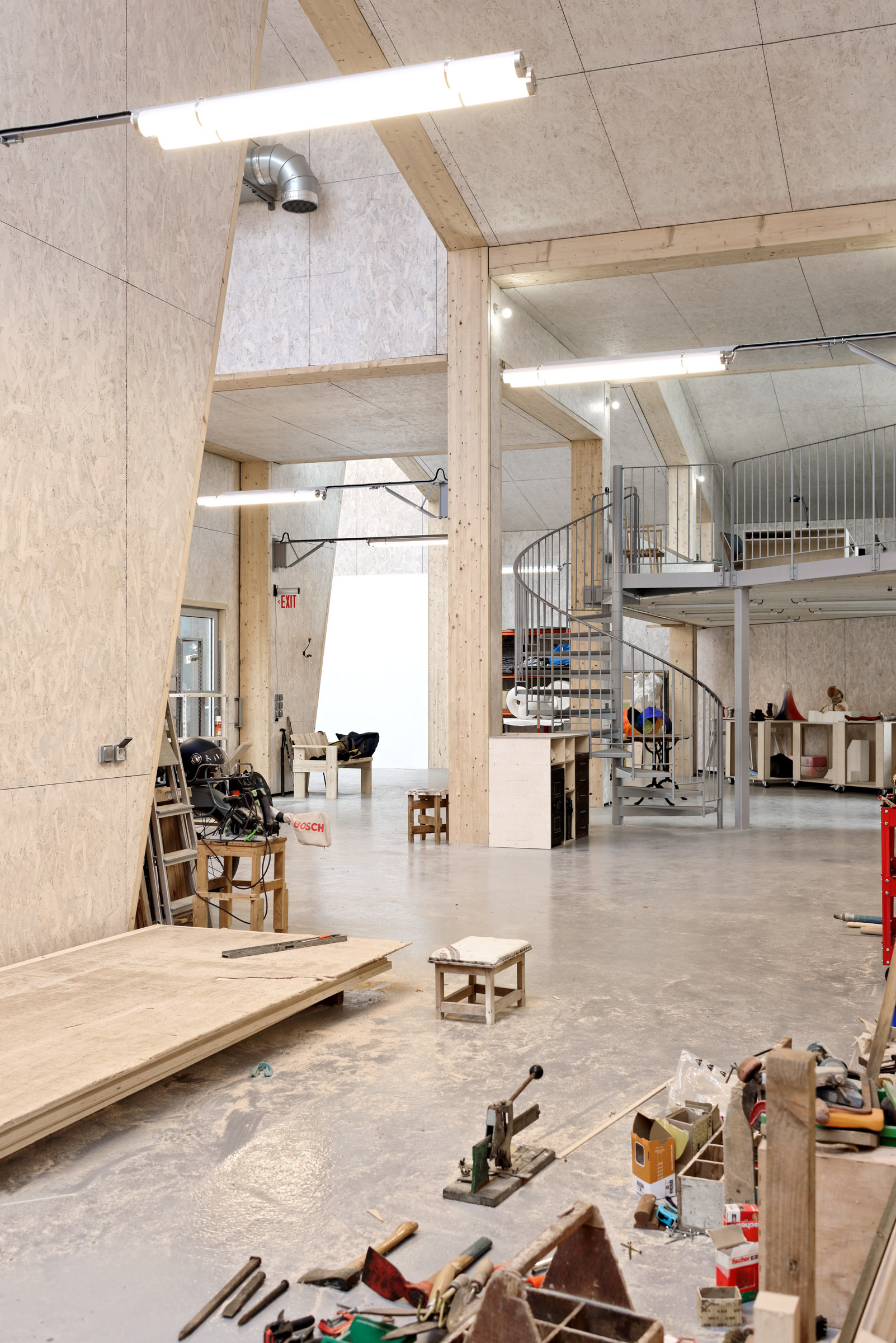 Gallery of The Good, the Bad and the Ugly Artist's Studio / Didier ...