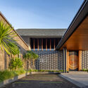 The Alia Residence / Axial Studio | ArchDaily
