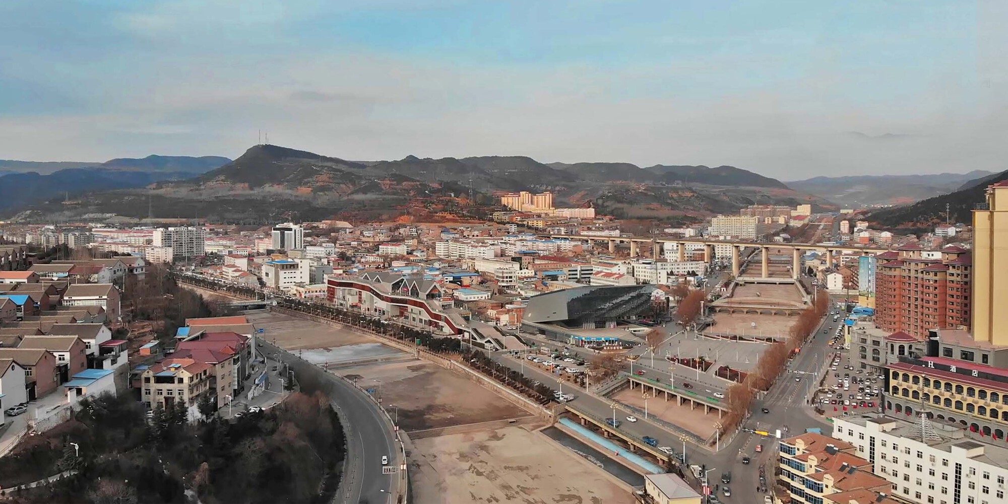 画廊 沁水杏河商业带 / 宽建筑 + 北京城建设计 - 9