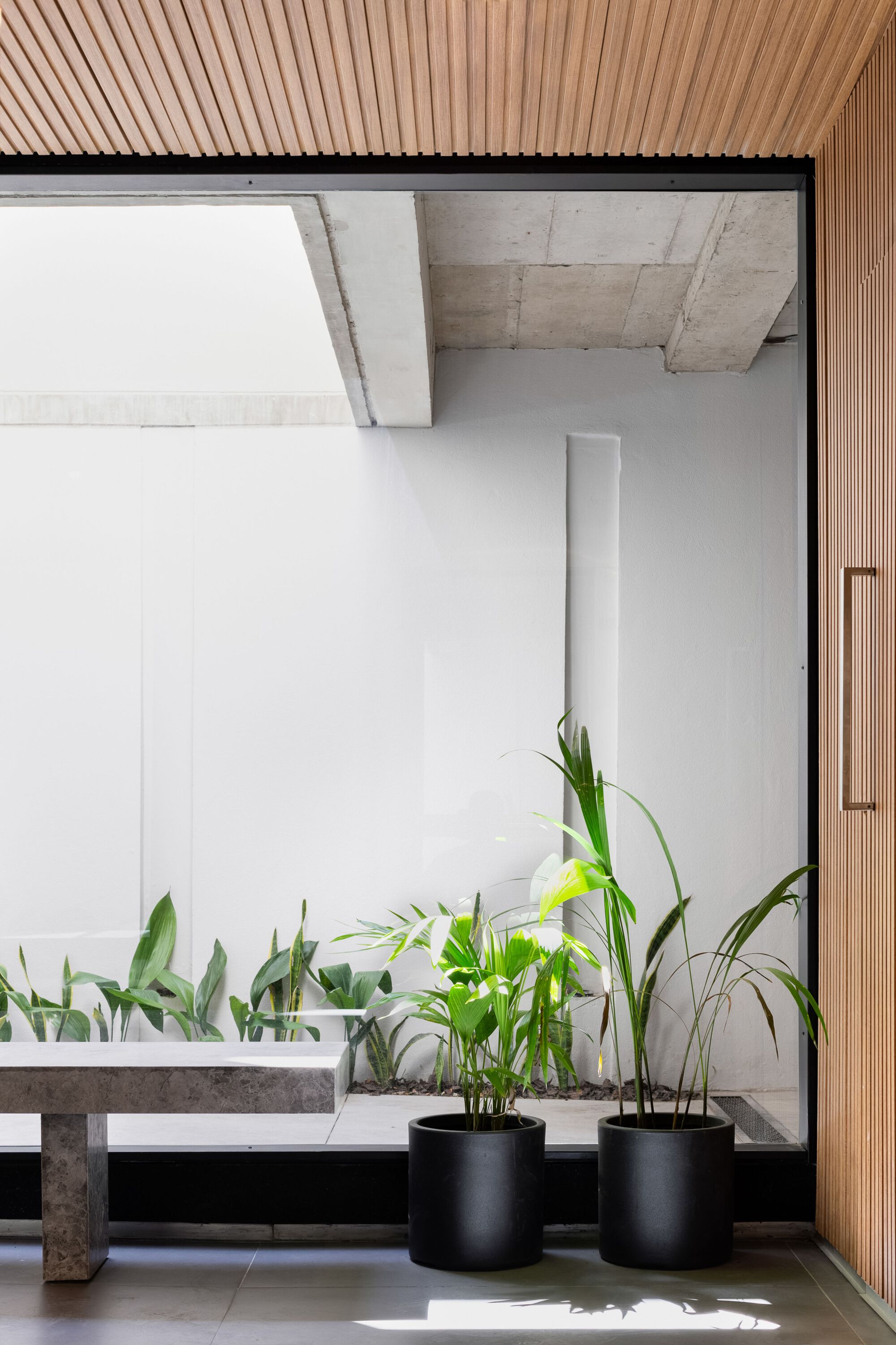 Gallery of Gamarra 1245 Building / LST Arquitectura - 13