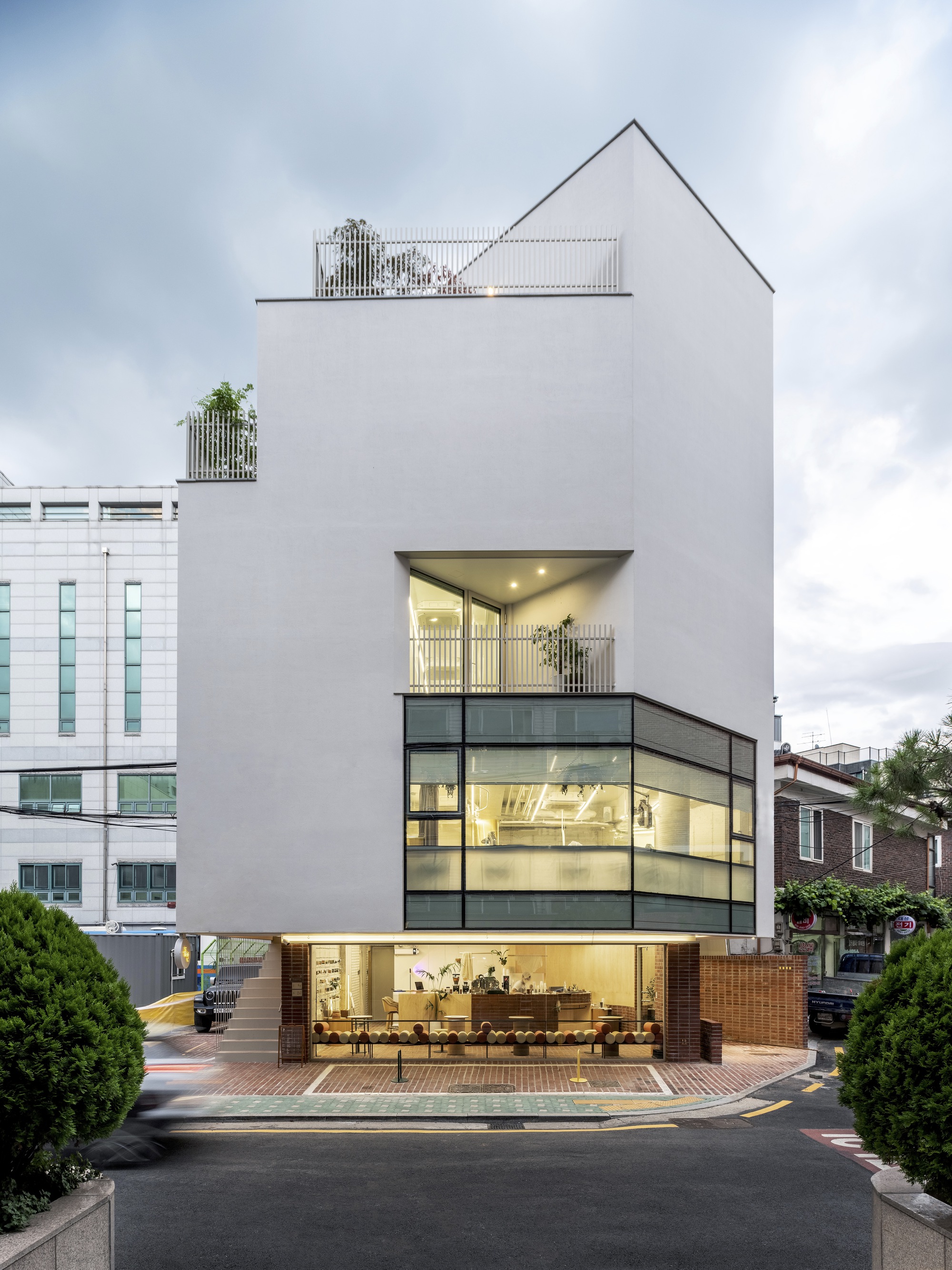 Gallery of Deungchon Ohgak Shop and House / OHOO Architects - 12