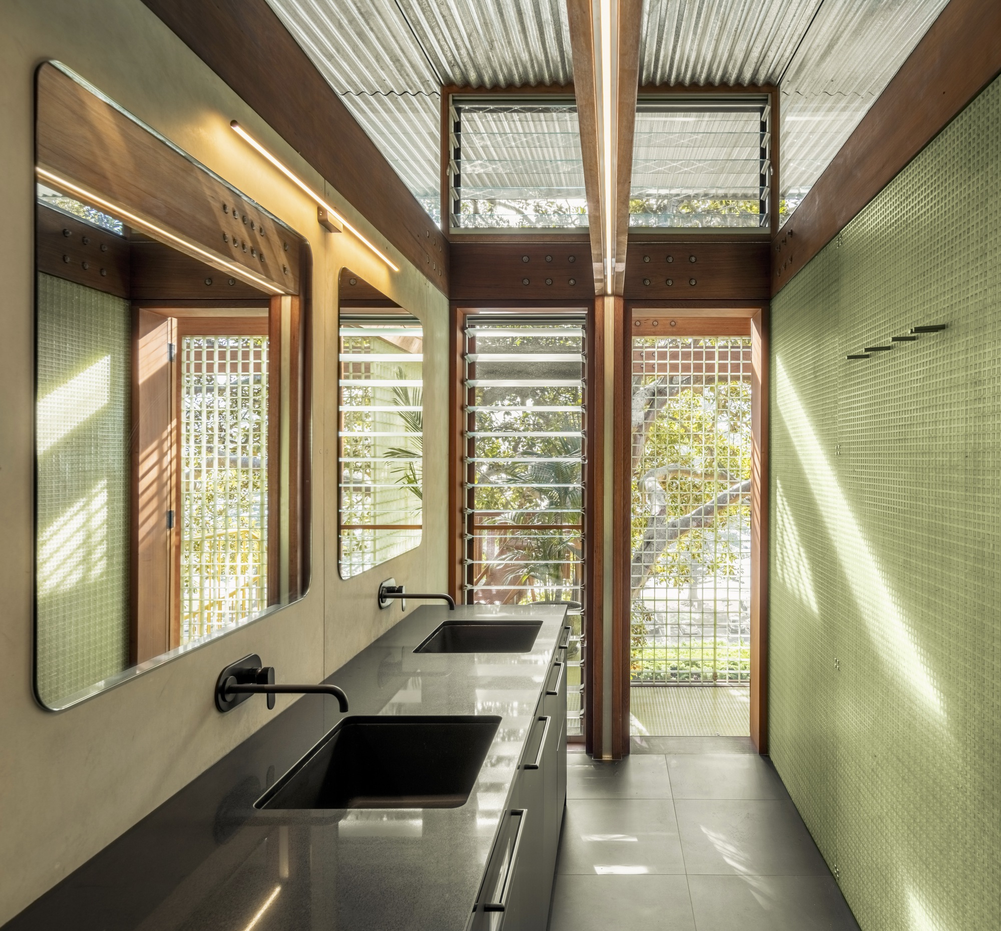 Gallery of Balmy Palmy House / CplusC Architectural Workshop - 20