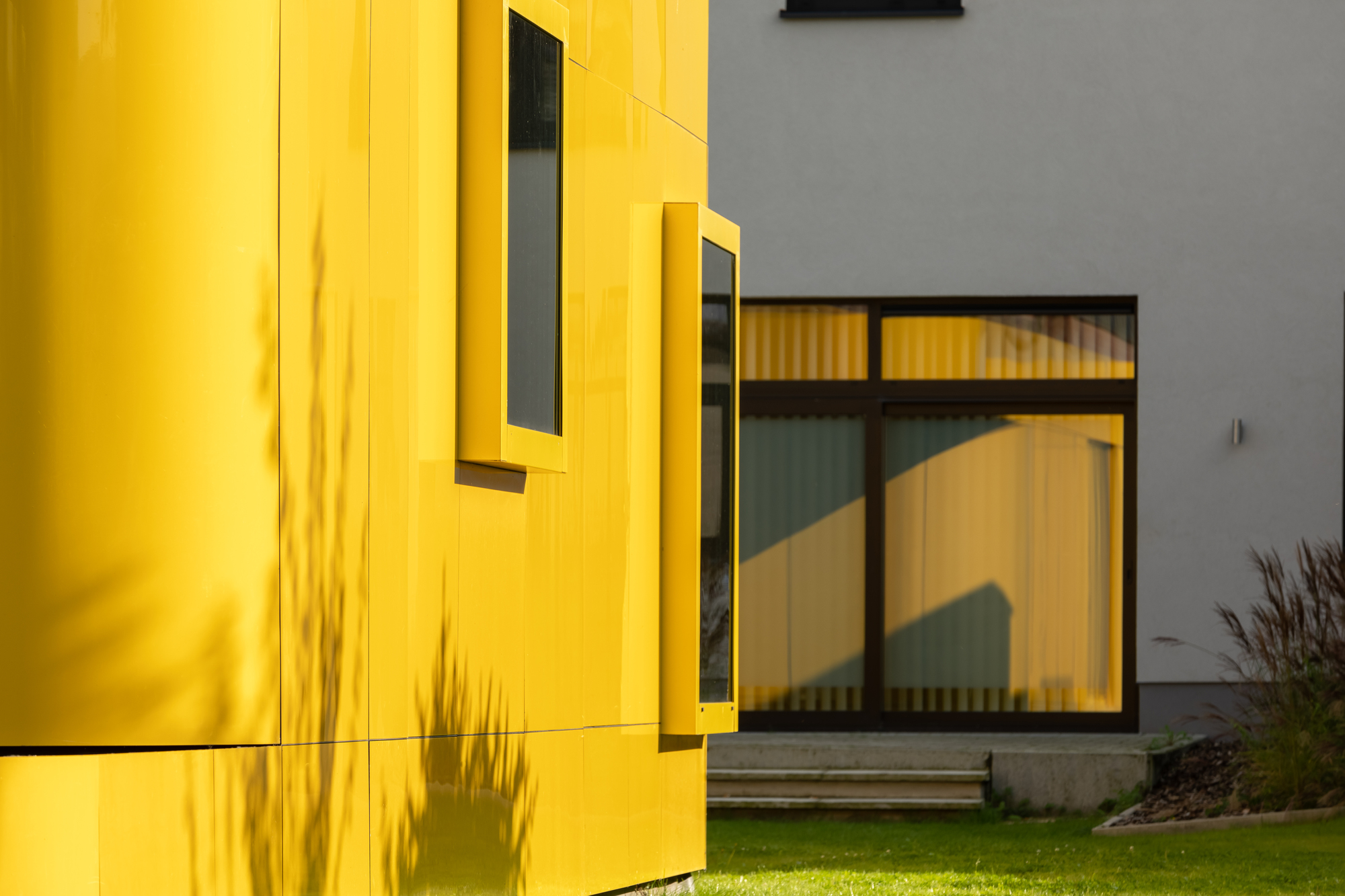 Gallery of Yellow Submarine Pavilion / URBAN architectes - 5