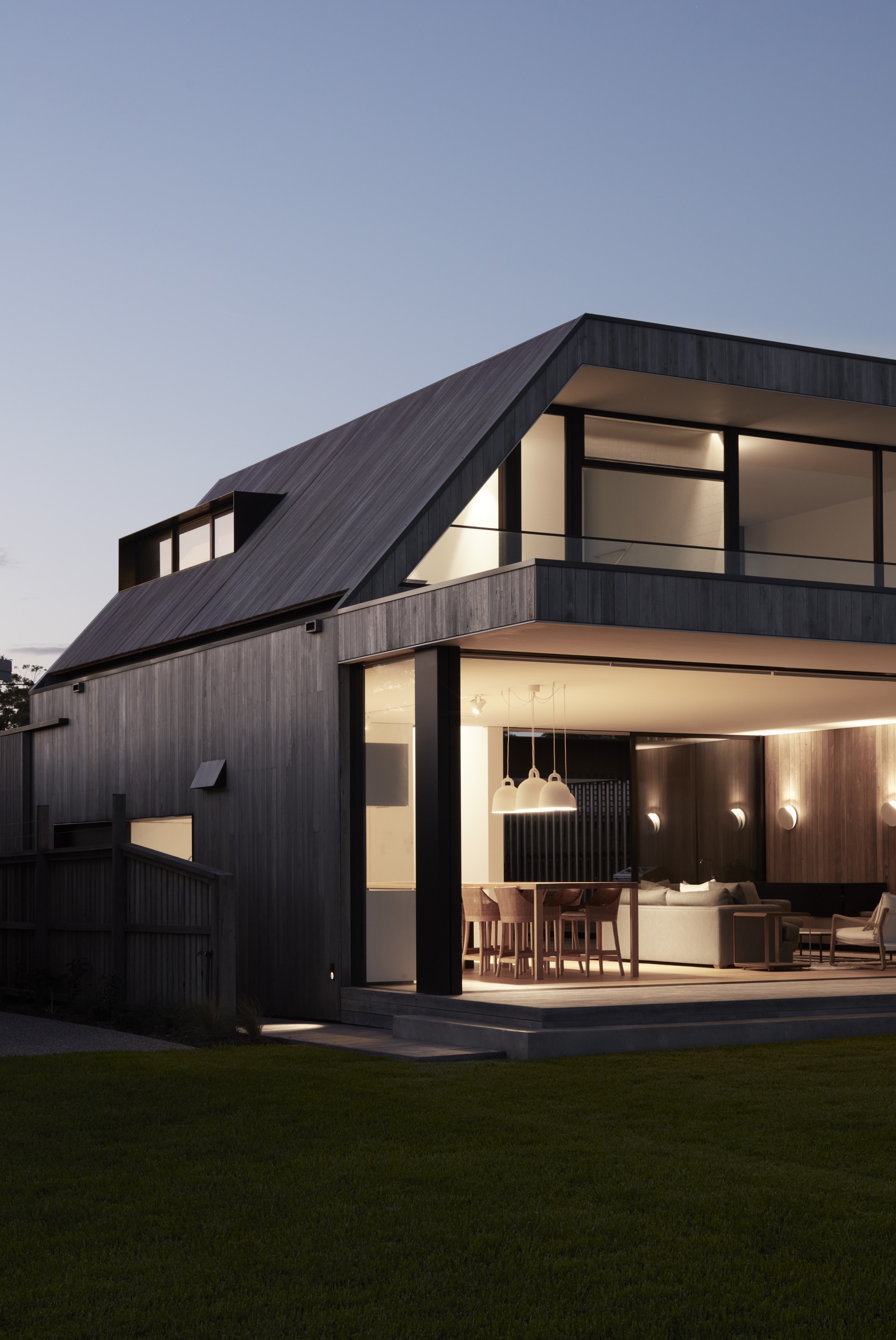 Gallery of Oystercatcher House / MCK Architecture & Interiors - 20