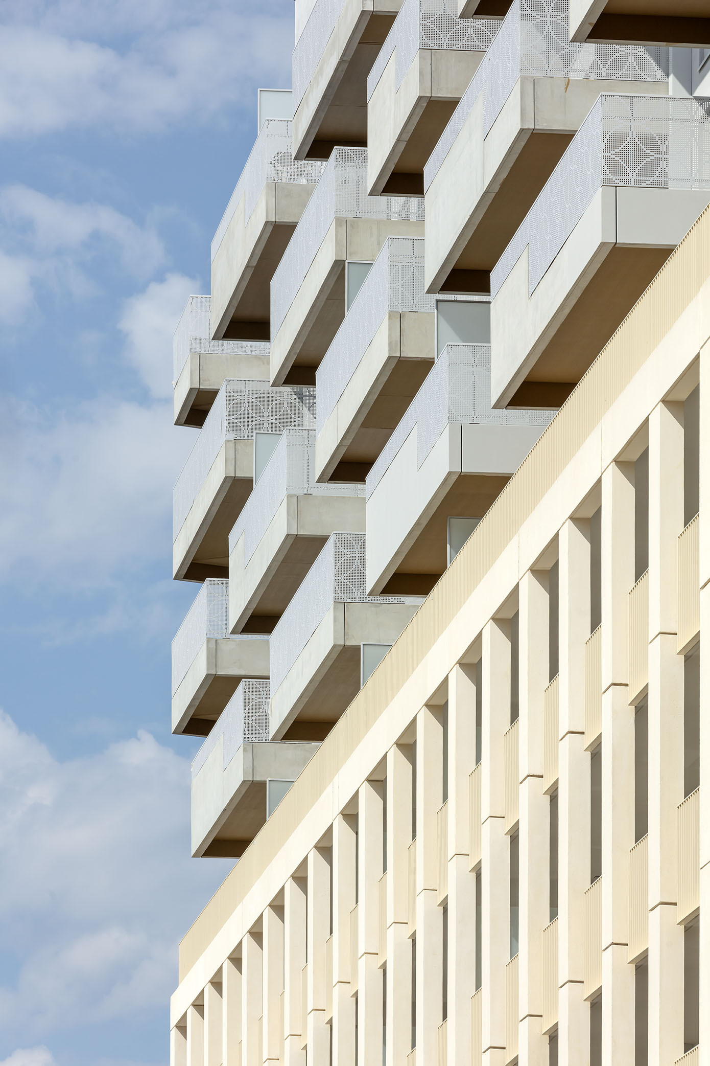 Gallery of 77 Housing Units / CoBe Architecture & Paysage - 13