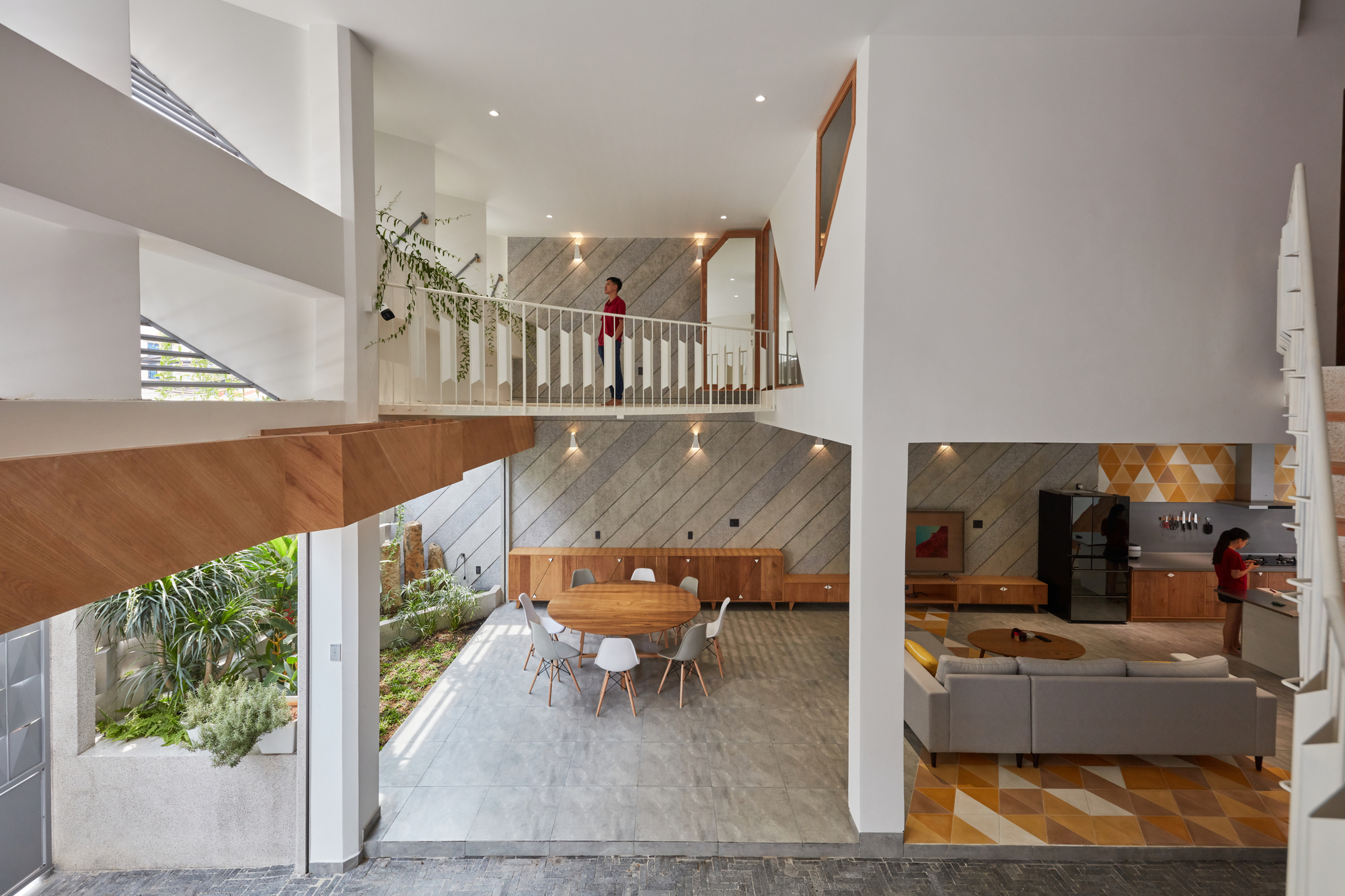 Gallery of House of Triangles / Khuon Studio - 10