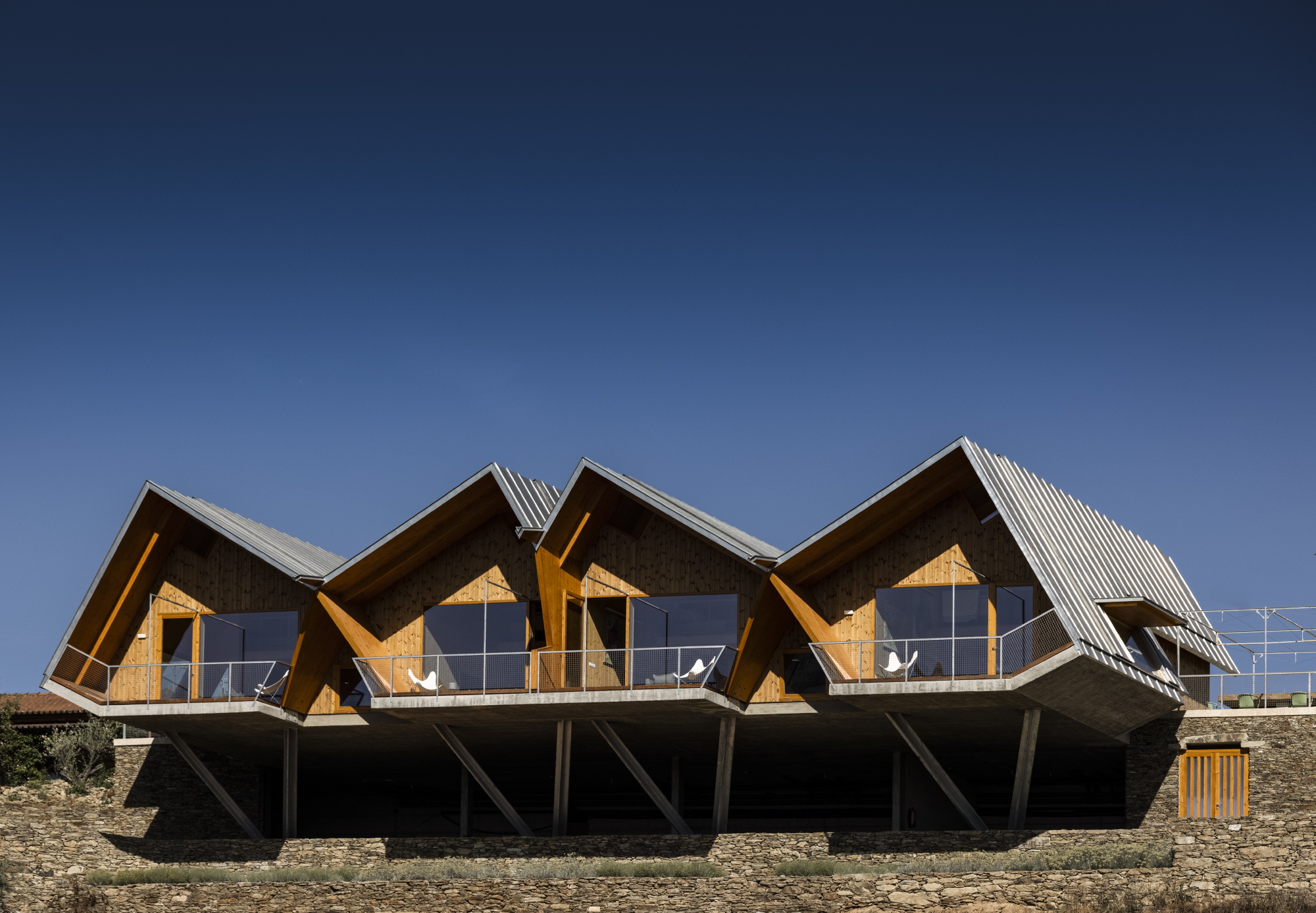 Gallery of Quinta da Faísca Tourist Accomodation / Carlos Castanheira - 12