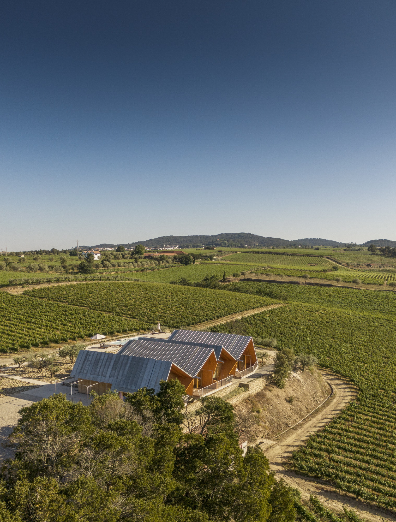 Gallery of Quinta da Faísca Tourist Accomodation / Carlos Castanheira - 11