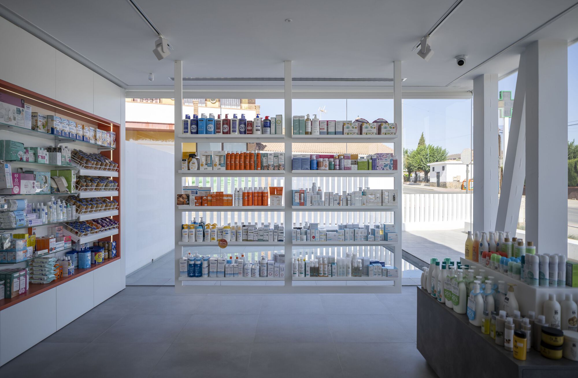 Gallery of Pharmacy and House ARM / O·CO arquitectos - 15