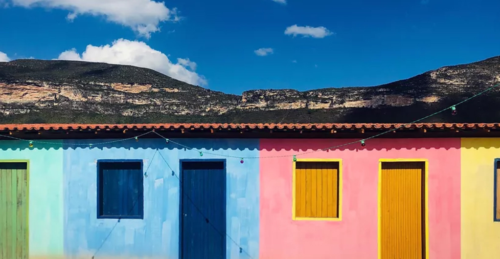 Terra Afefé: uma microcidade de adobe na Chapada Diamantina | ArchDaily ...