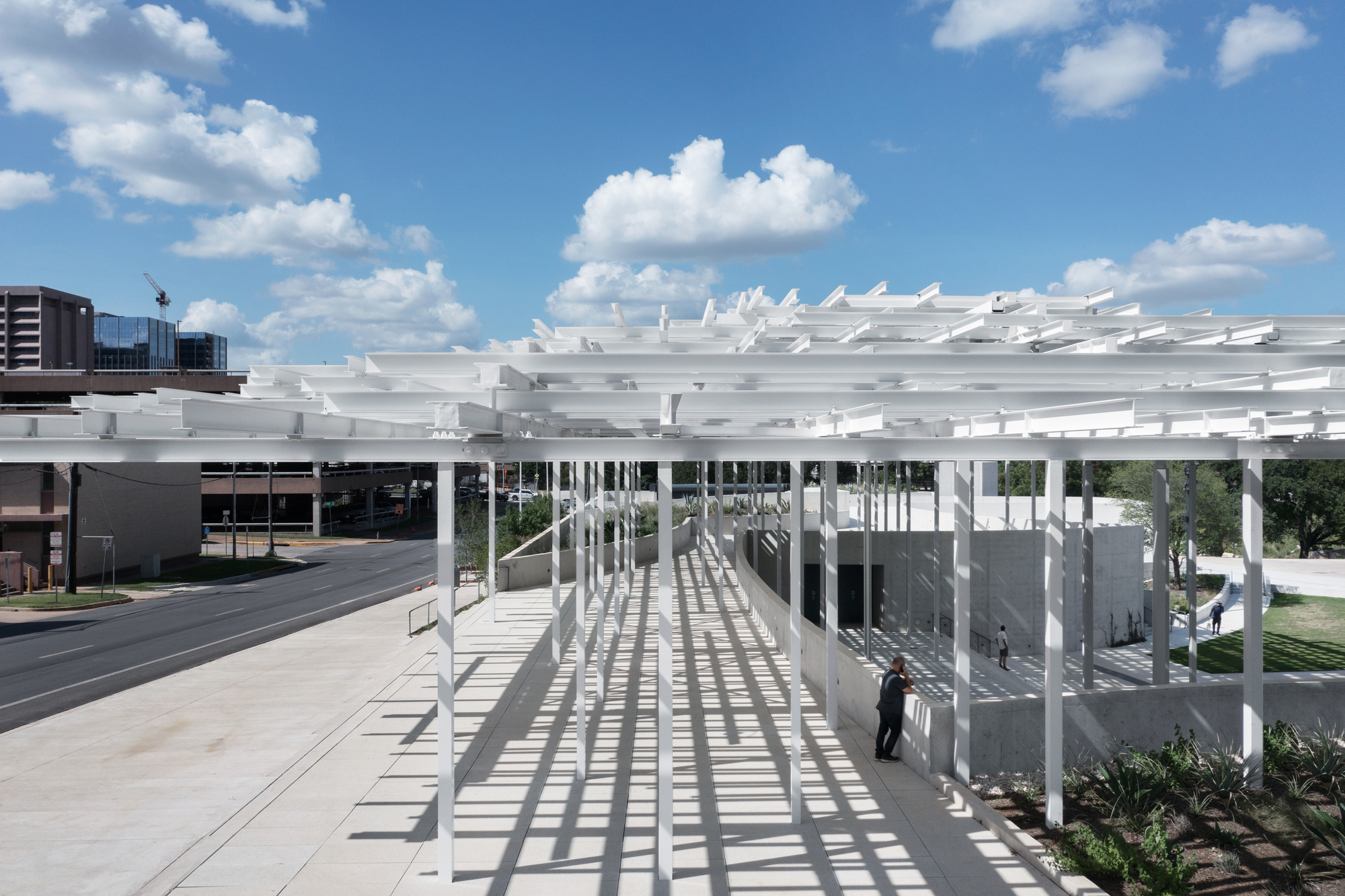 Gallery of Moody Amphitheater at Waterloo Greenway / Thomas Phifer and ...