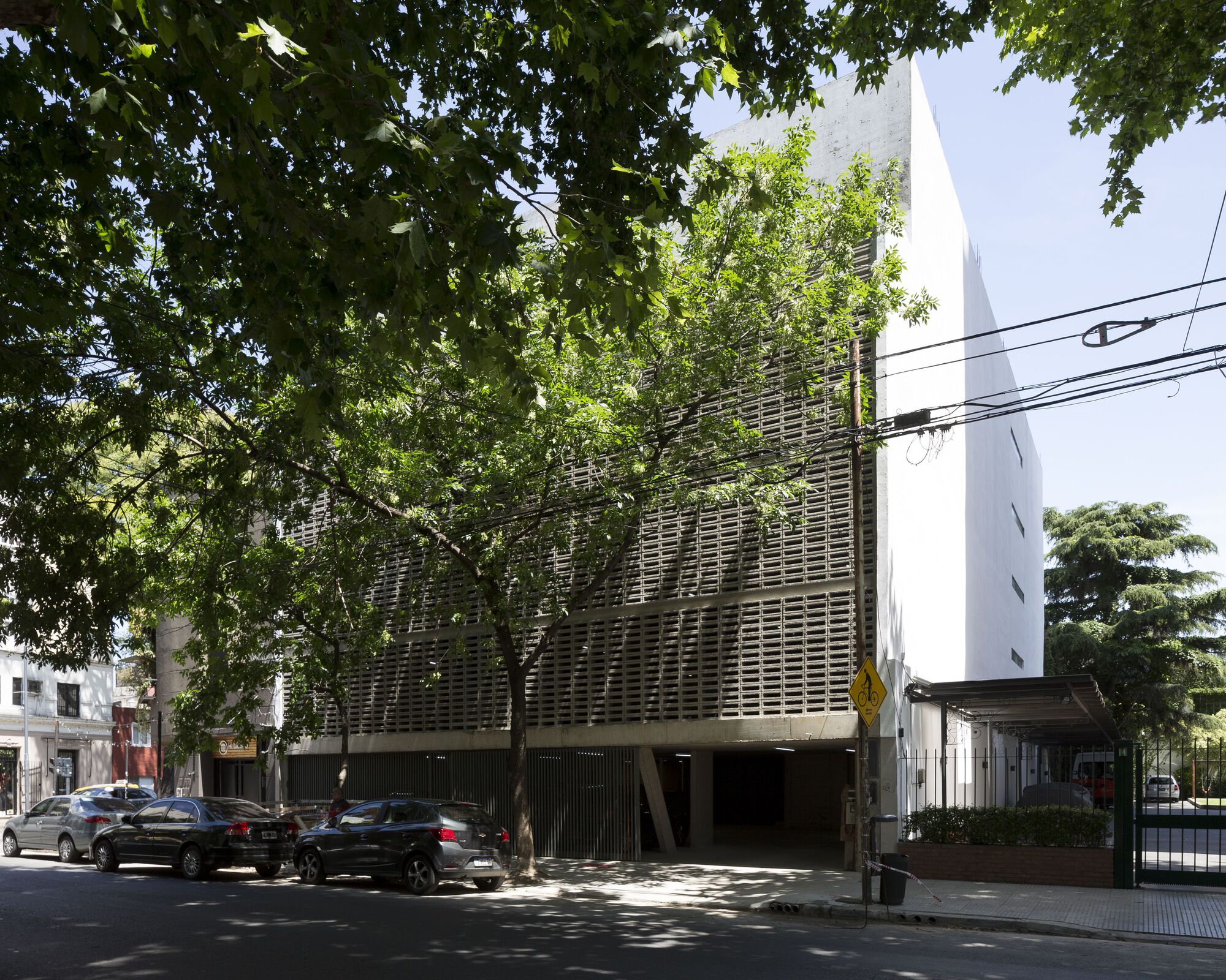 Galeria de Edifício Garagem Uriarte 1520 / Cottet Iachetti Arquitectos - 6