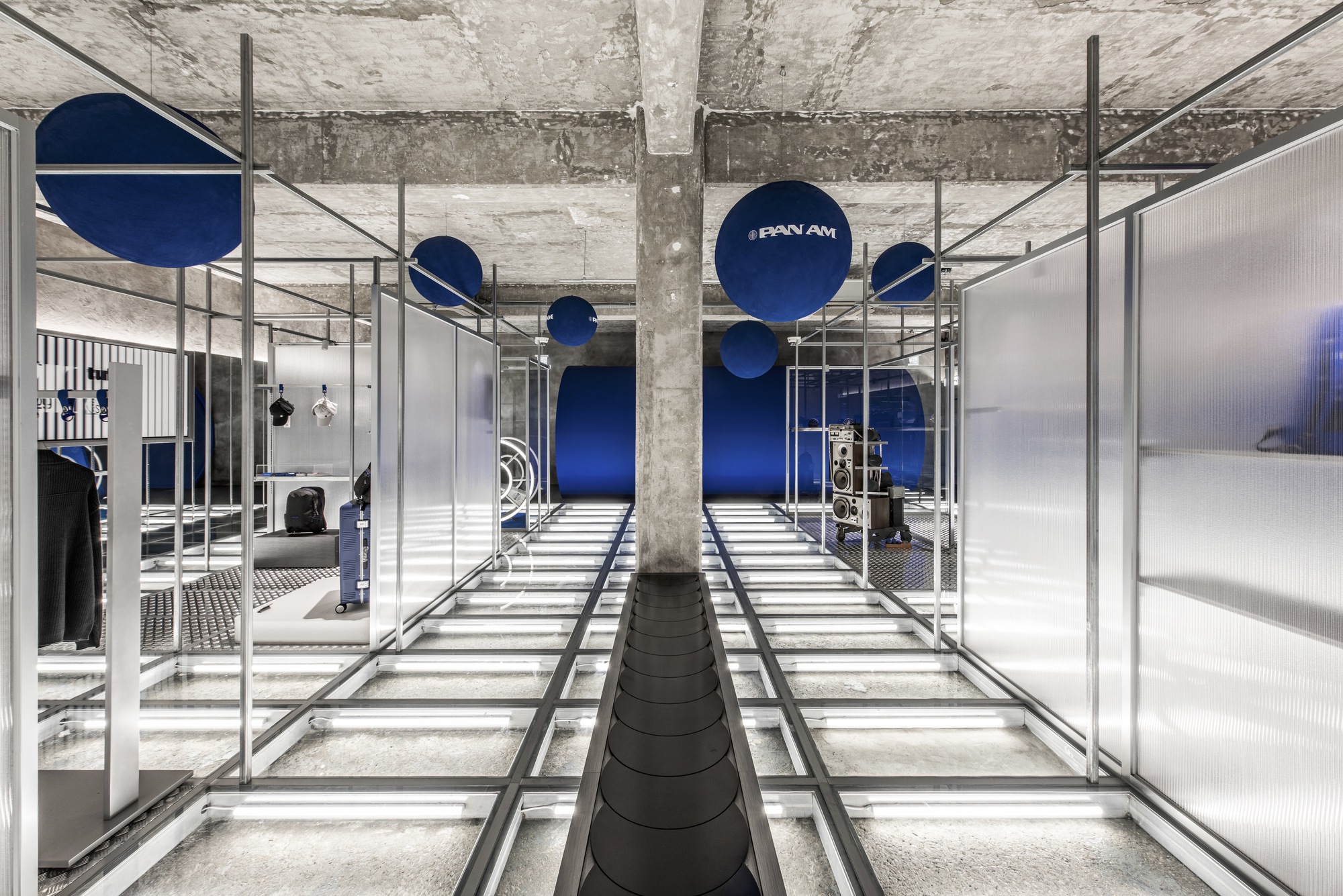Gallery of PAN AM Flagship Store / NiiiZ Design Lab - 10