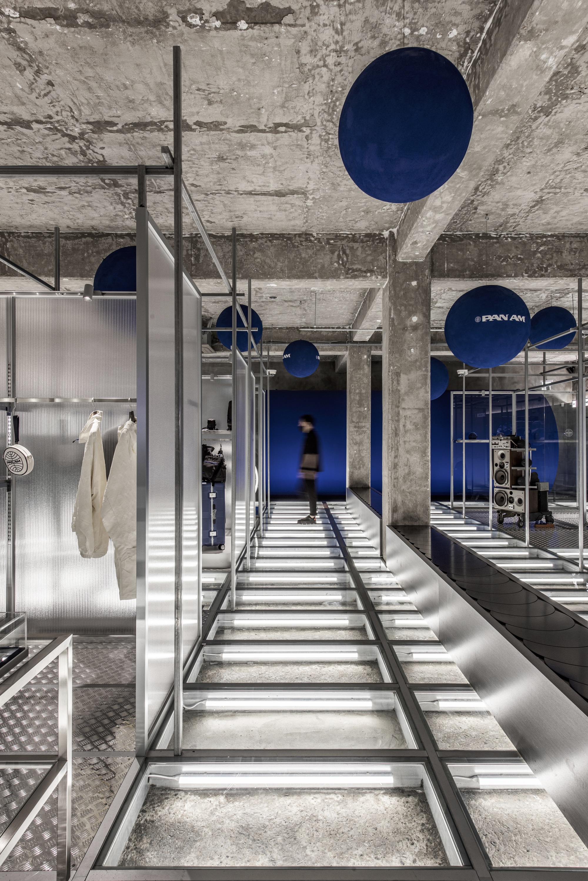 Gallery of PAN AM Flagship Store / NiiiZ Design Lab - 12