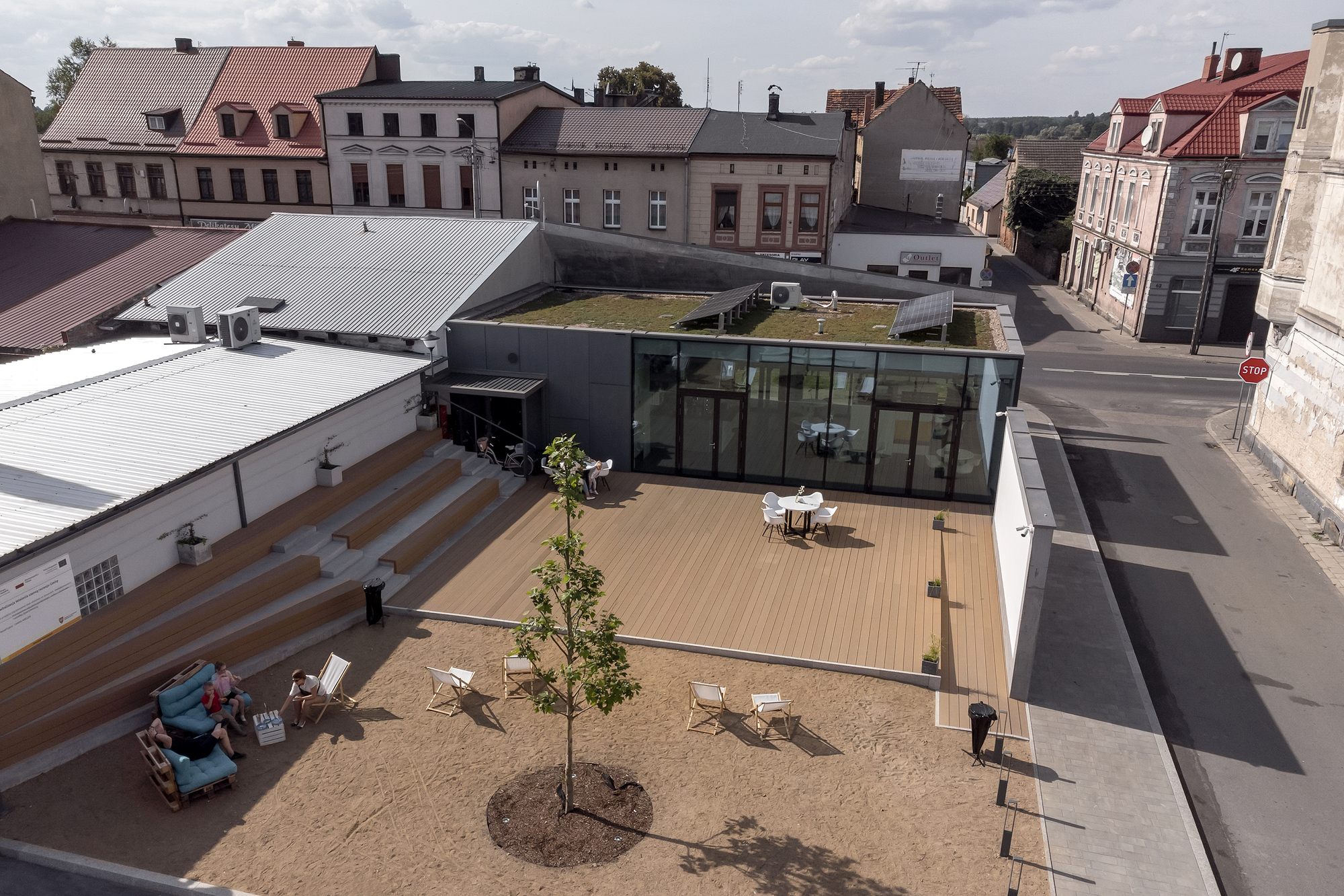 Gallery of Bus Stop Education Community Center / Neostudio Architekci - 5