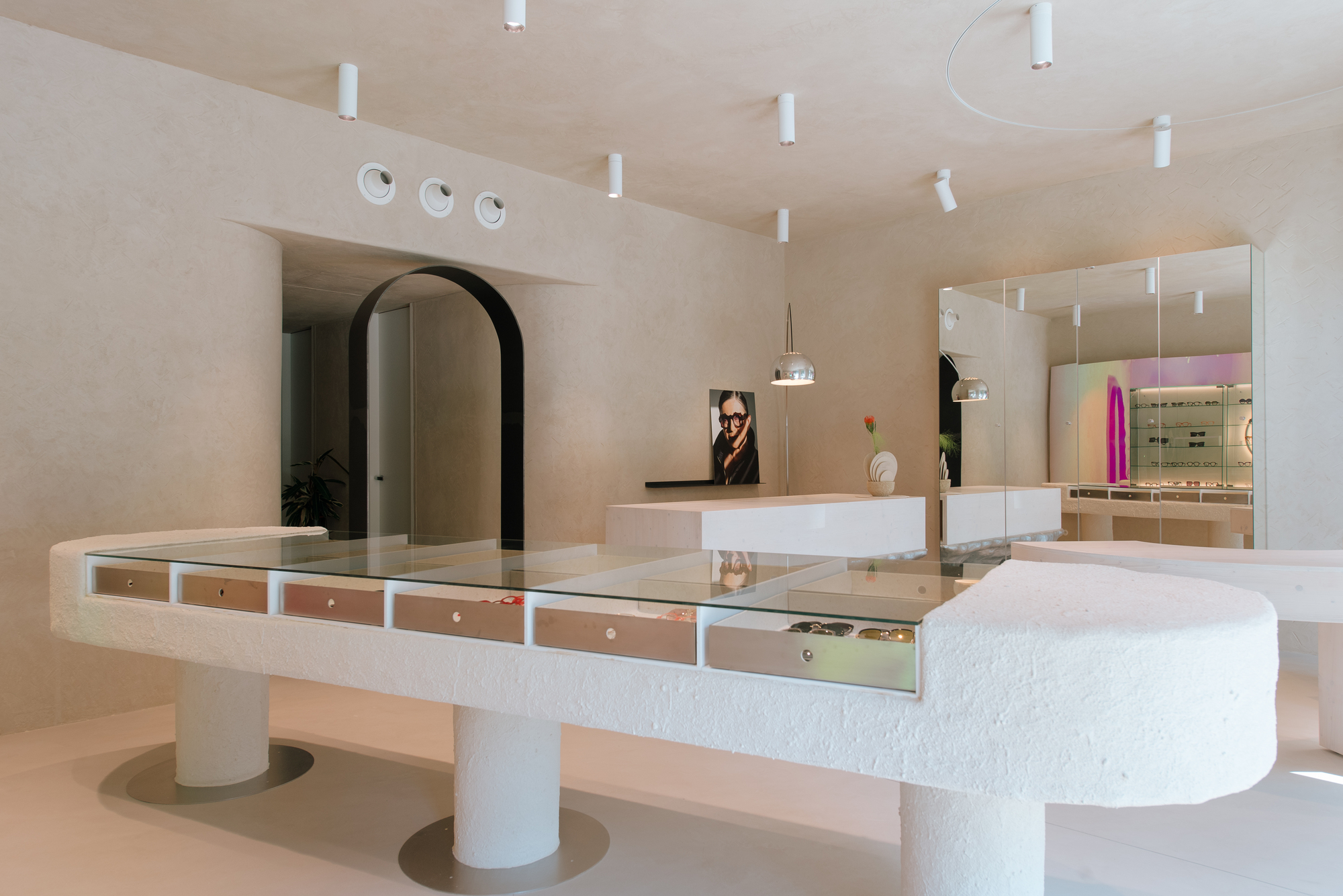 Gallery of IOKO Store / alan prekop - 7