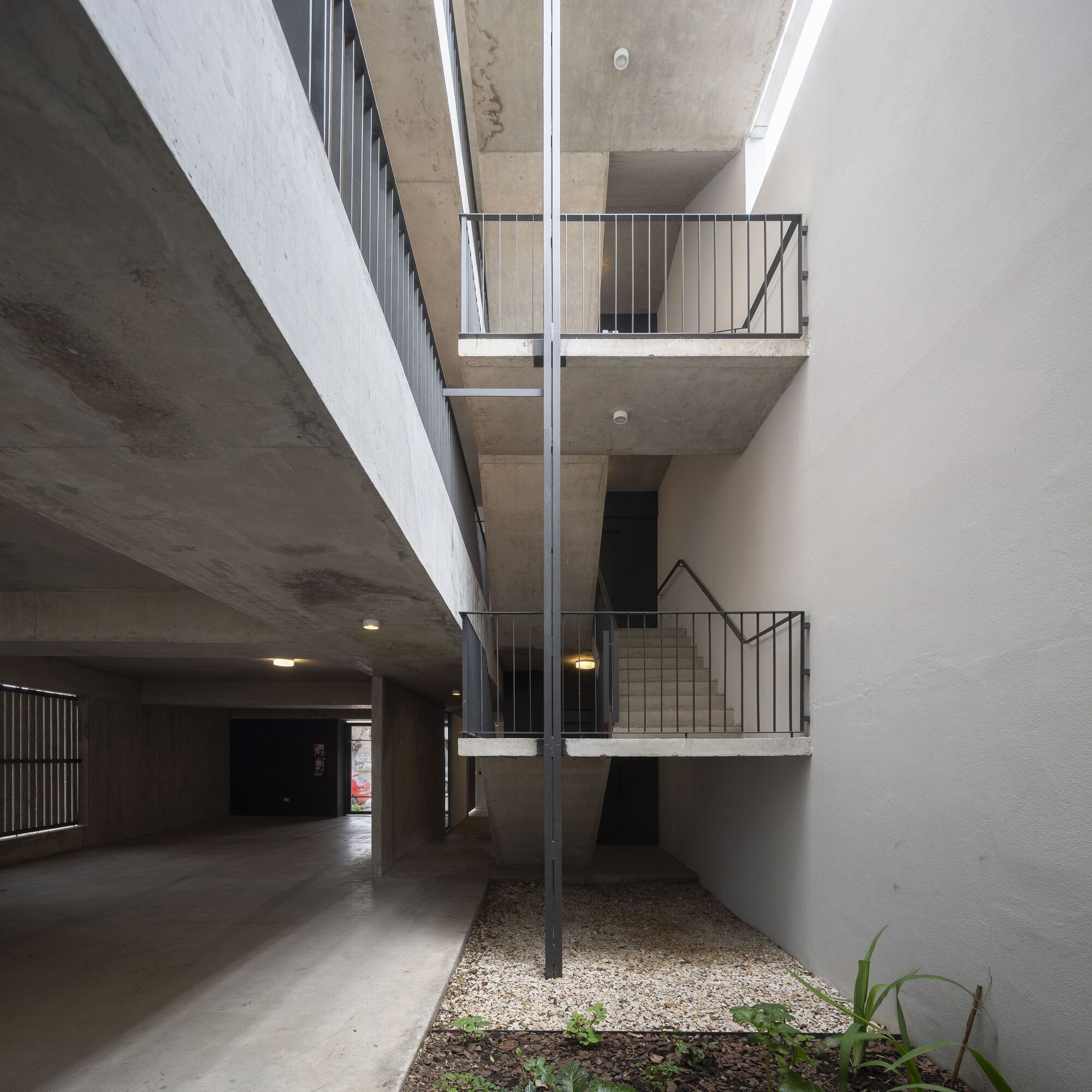 Galería de Edificio Zapiola 301 / Cottet Iachetti Arquitectos + Cabrera Pieretti Arquitectos - 3