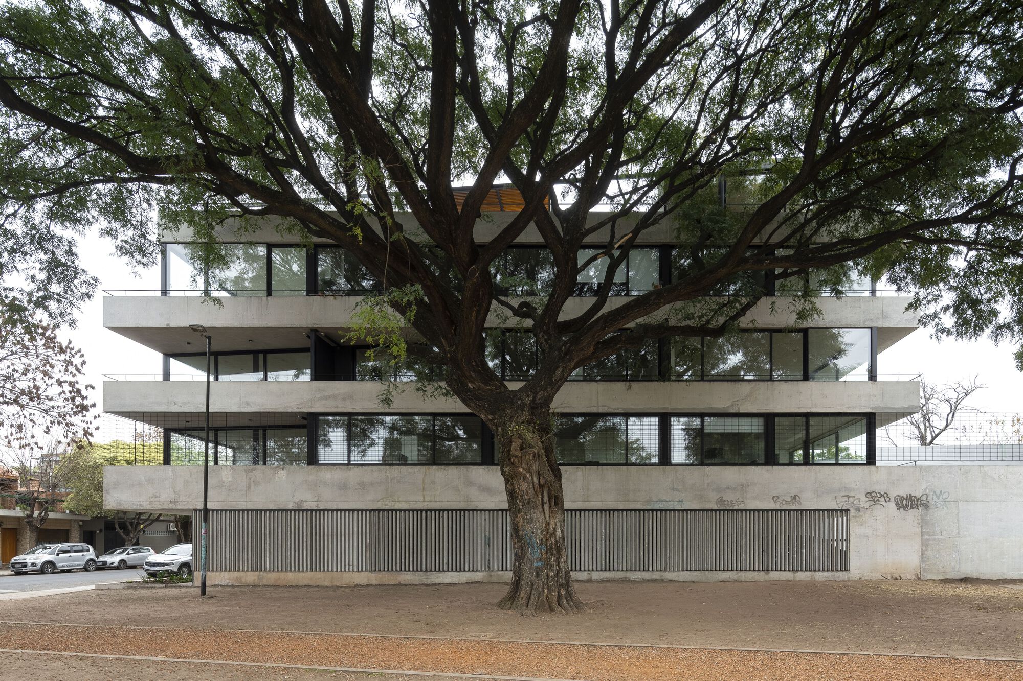 Galería de Edificio Zapiola 301 / Cottet Iachetti Arquitectos + Cabrera Pieretti Arquitectos - 2
