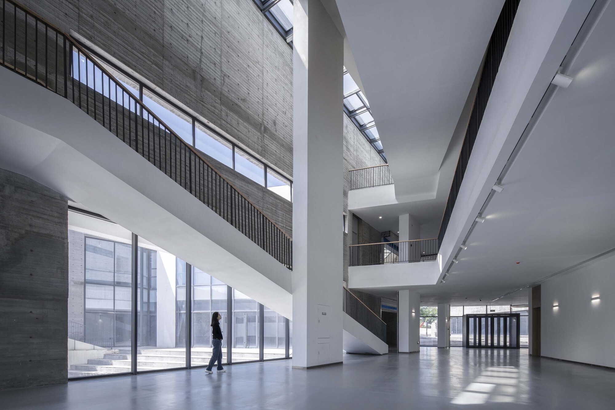 Gallery of Tuyi Building of Youlan Middle School / WAU Design - 22