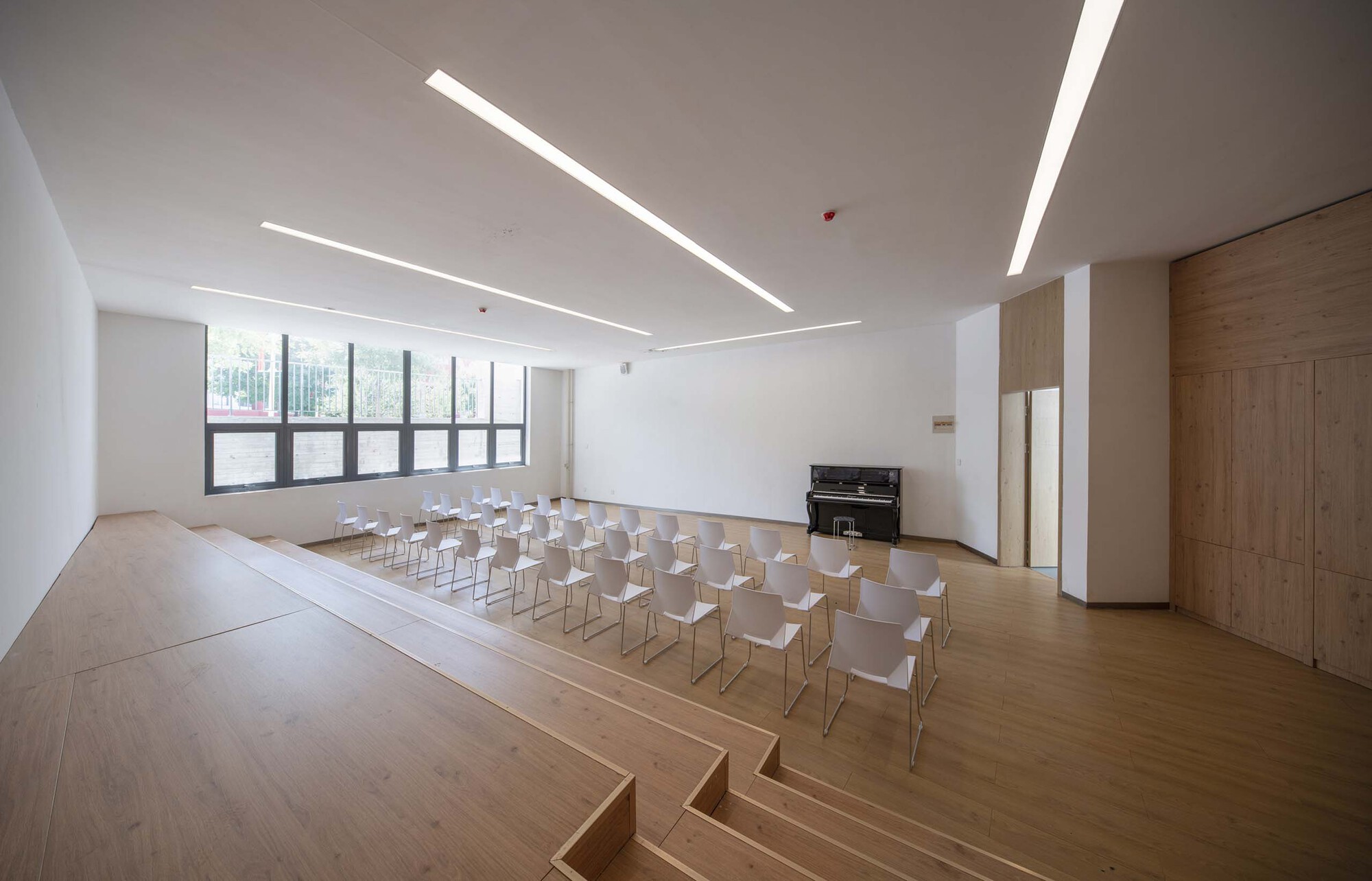 Gallery of Tuyi Building of Youlan Middle School / WAU Design - 25