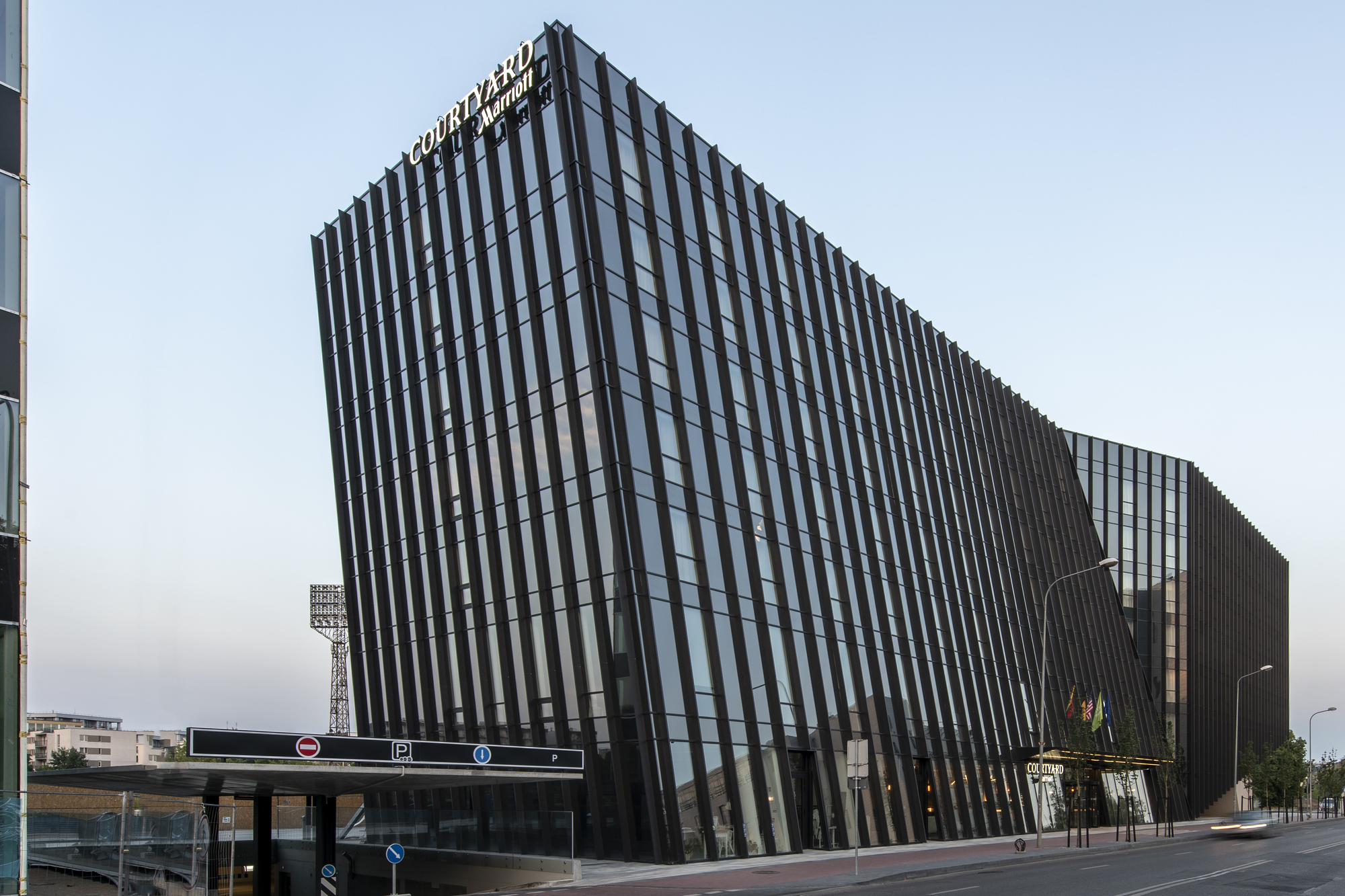 Galería de Hotel Marriott Vilnius Center / Architectural Bureau G ...