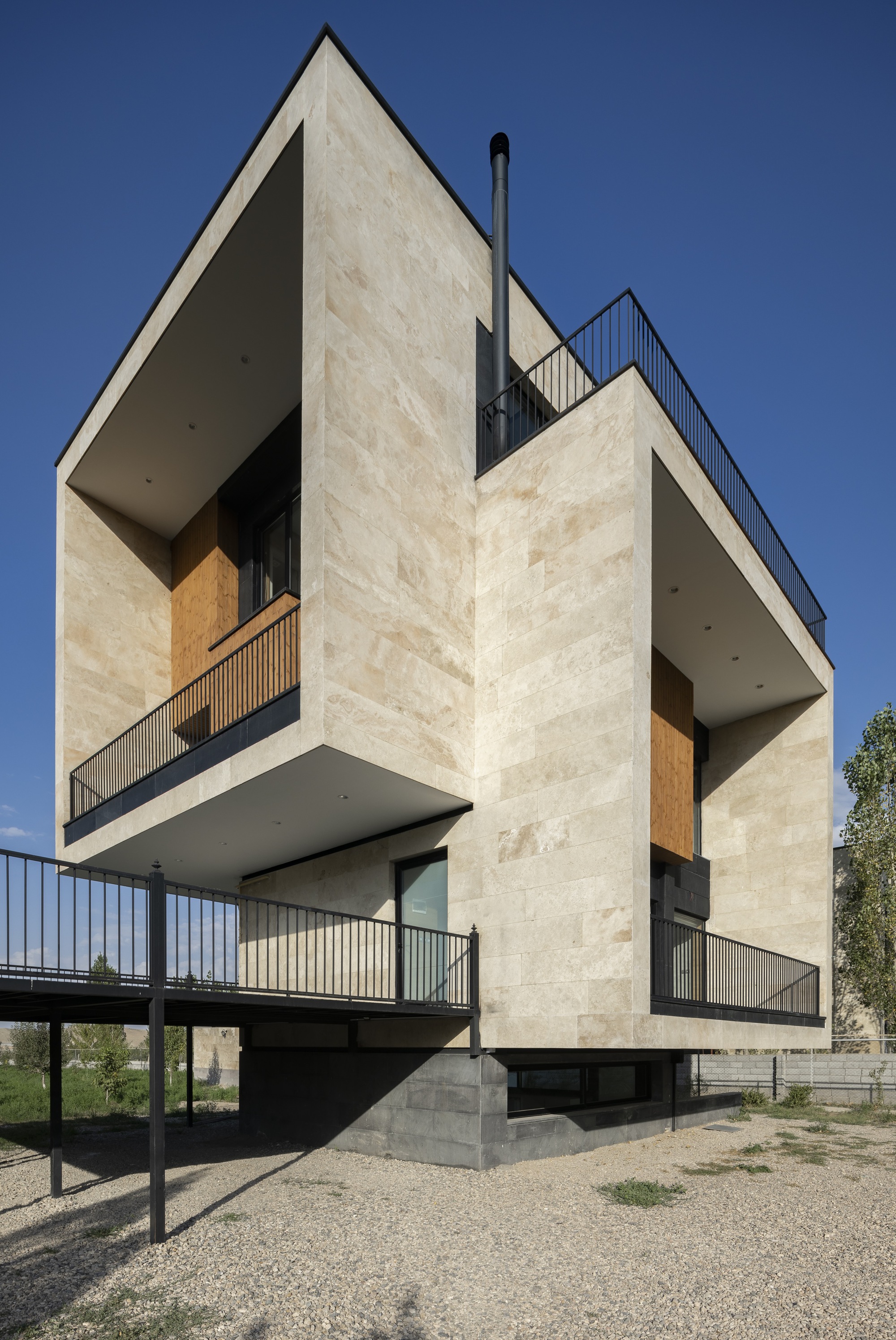 Gallery of 5*5*5 Garden House / White Cube Atelier - 2