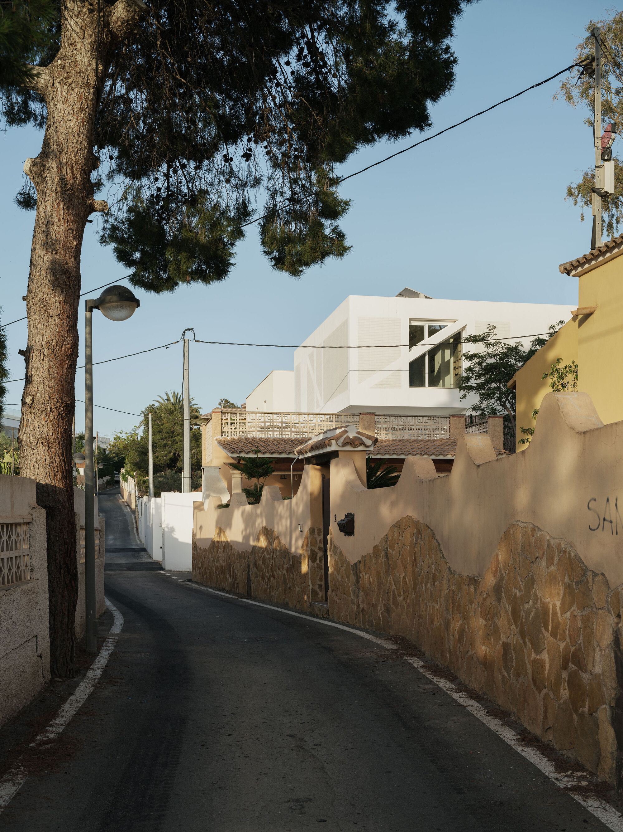 Galería de Casa más que blanca / PLAYstudio - 17