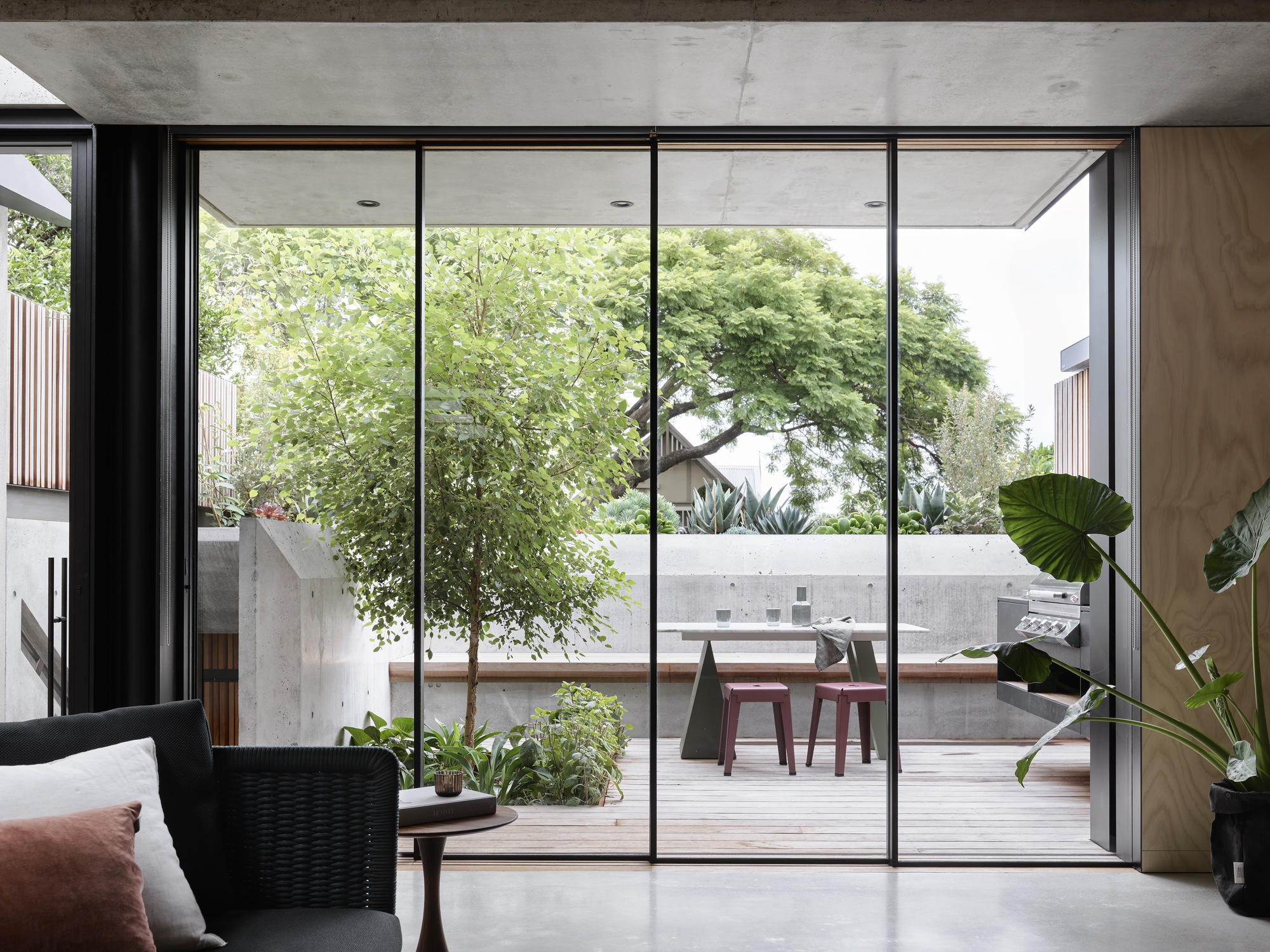 Gallery of Birch Tree House / H&E Architects - 13