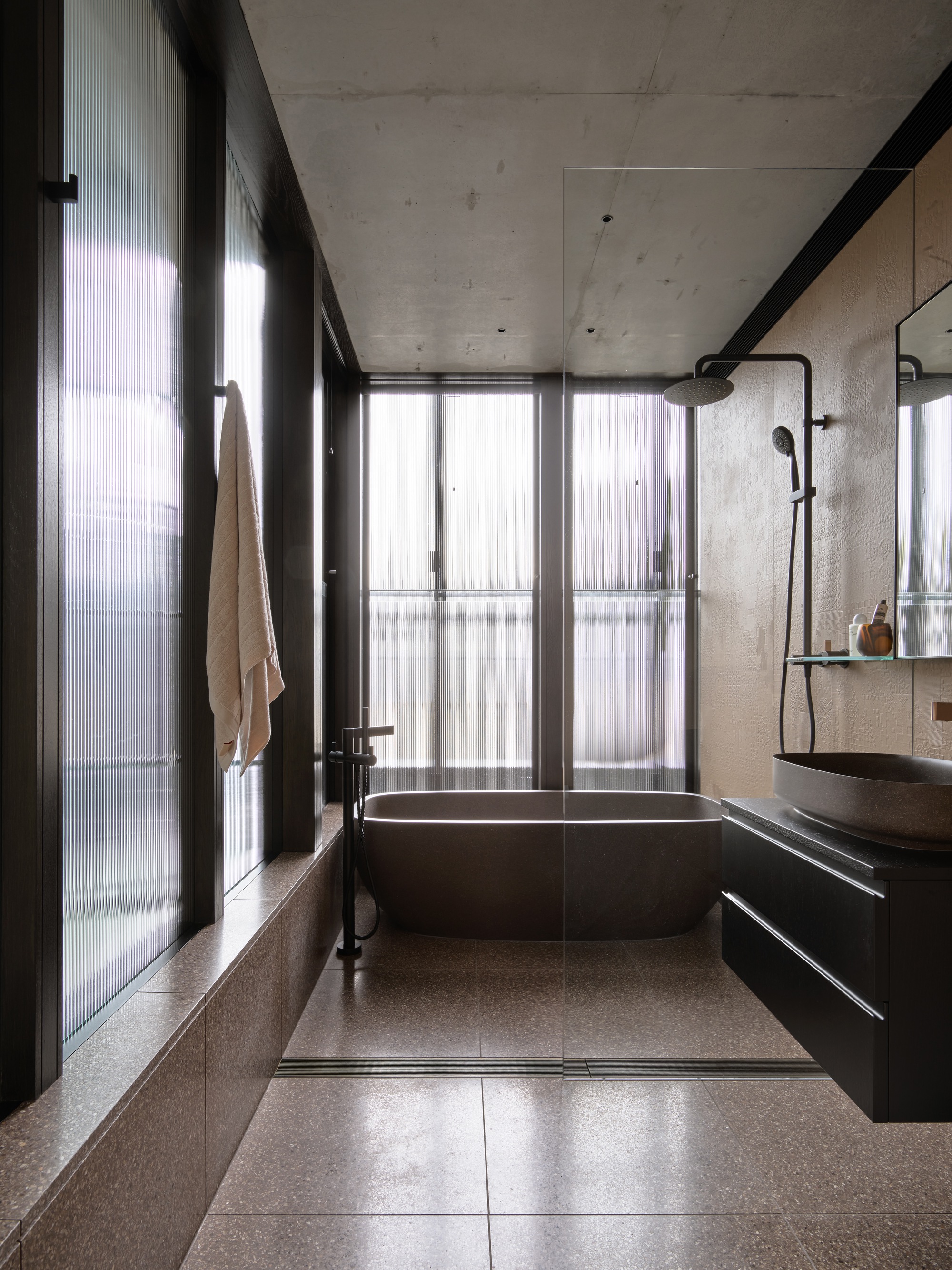 Gallery of Birch Tree House / H&E Architects - 21