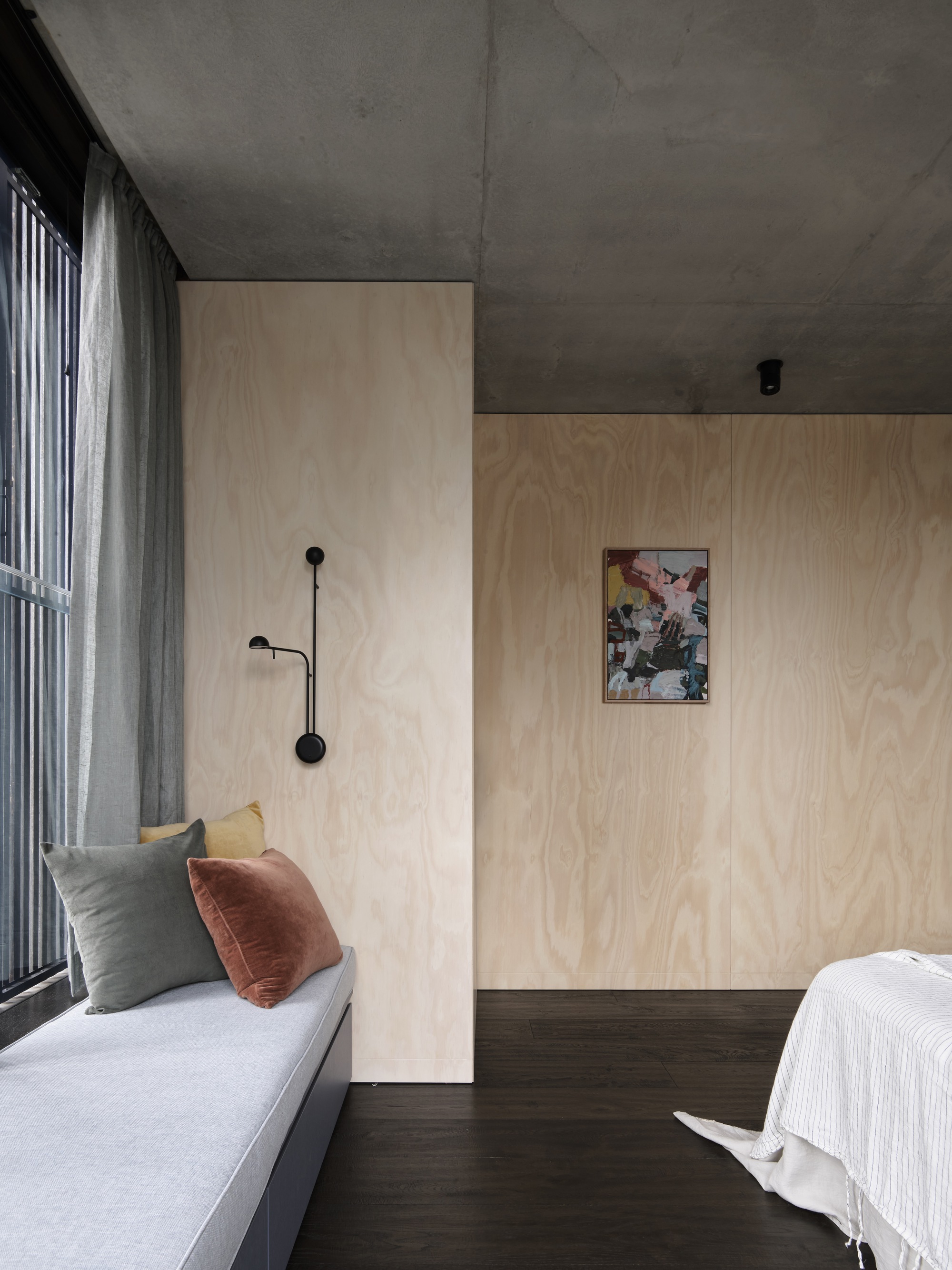 Gallery of Birch Tree House / H&E Architects - 22