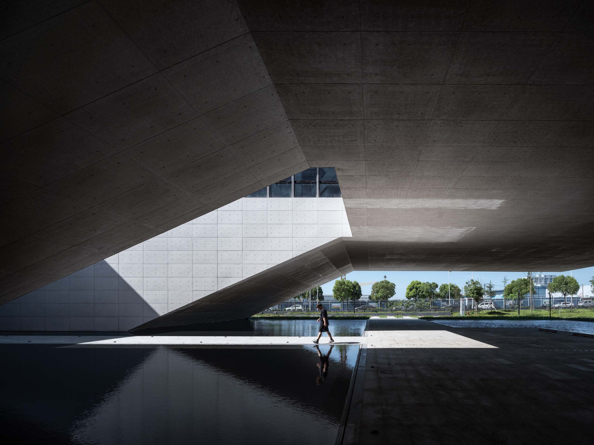 Gallery of Techstorm Headquarter Industrial Park / DUTS design - 10