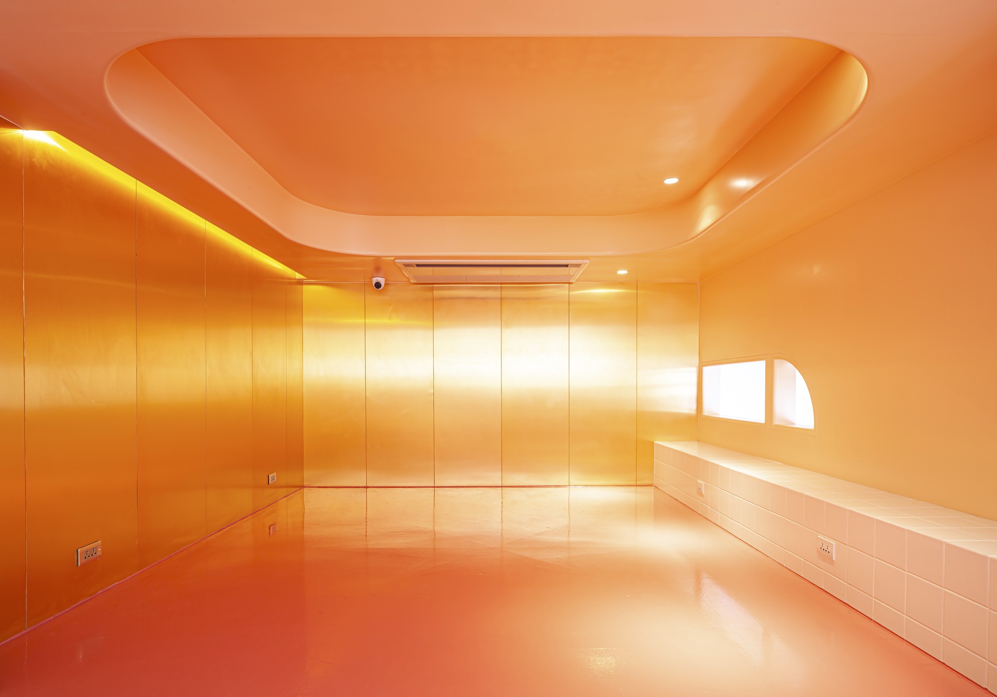 Gallery of Bonsai Hotel / Volume Matrix Studio - 17