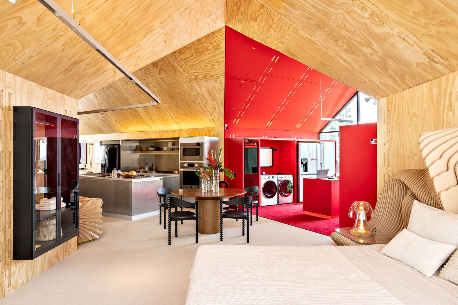 Design com afeto, uma conversa com Guto Requena | ArchDaily Brasil