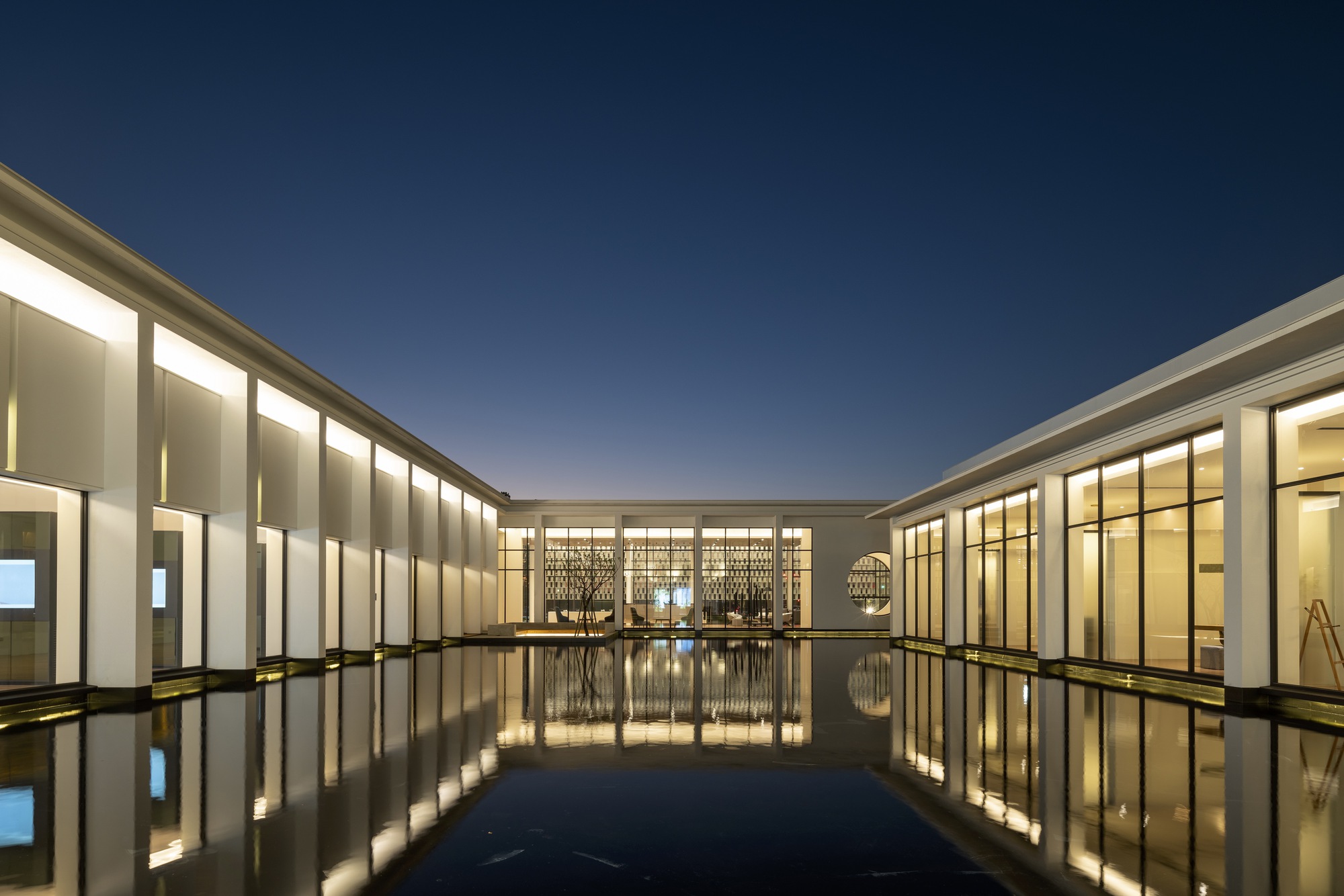 Gallery of Stay Shiny Office and Gallery / Arcadian Design - 18