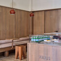 Julius Café / NAAW | ArchDaily