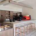 Julius Café / NAAW | ArchDaily