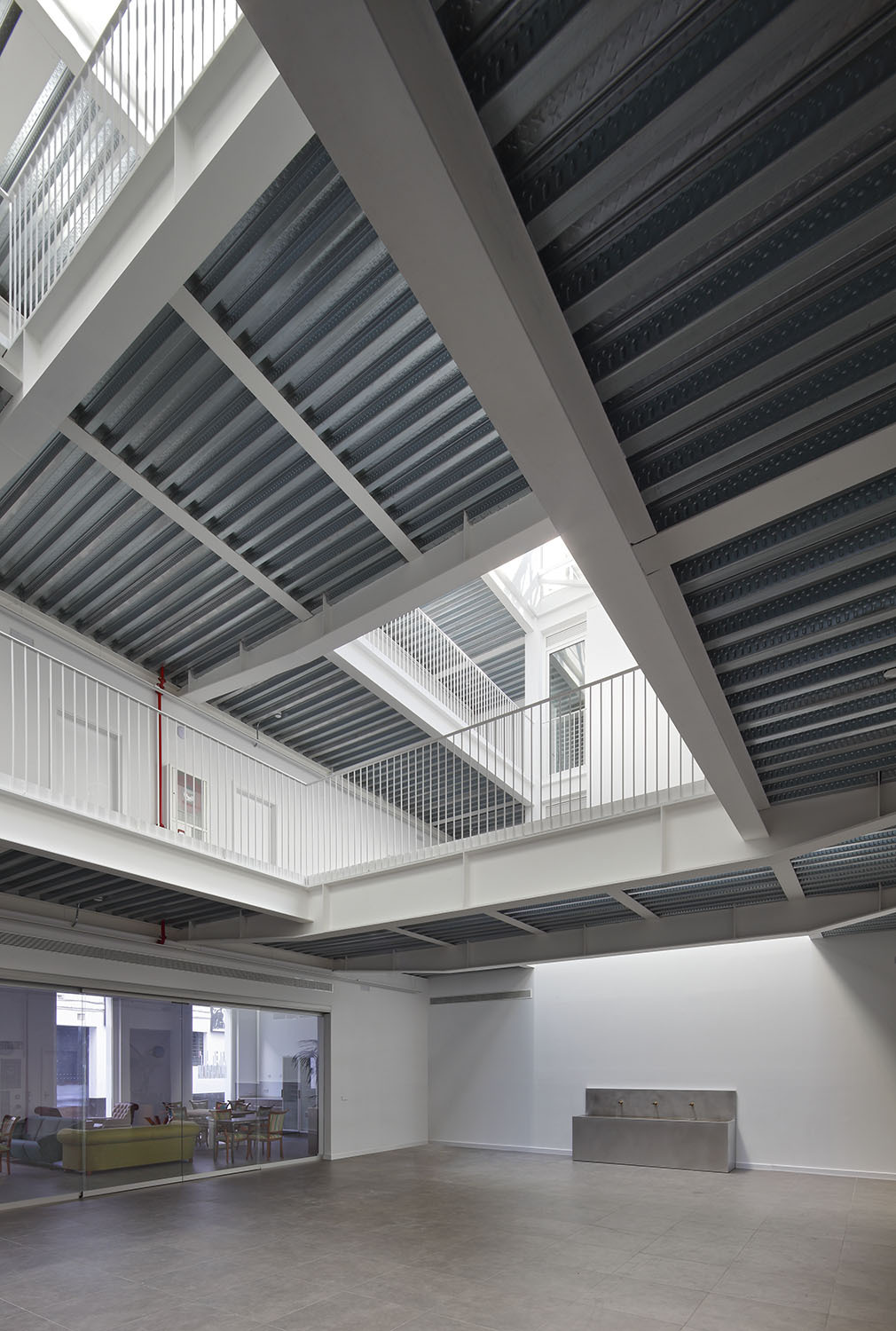 Gallery of Student Residence Rodo6 / Garcia & Melero Arquitectos - 16