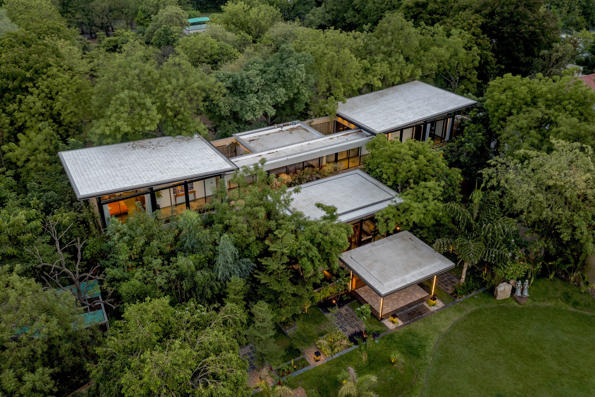 Gallery of Kalrav Villa / VPA Architects - 31