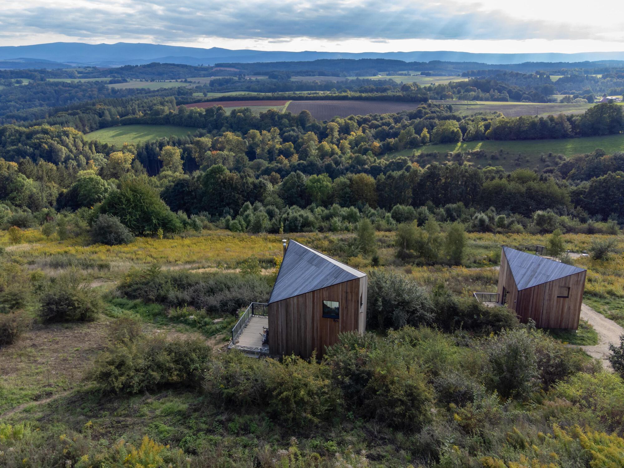 Galeria de Pequenos chalés de férias u Gaii / SAN Architektura - 21